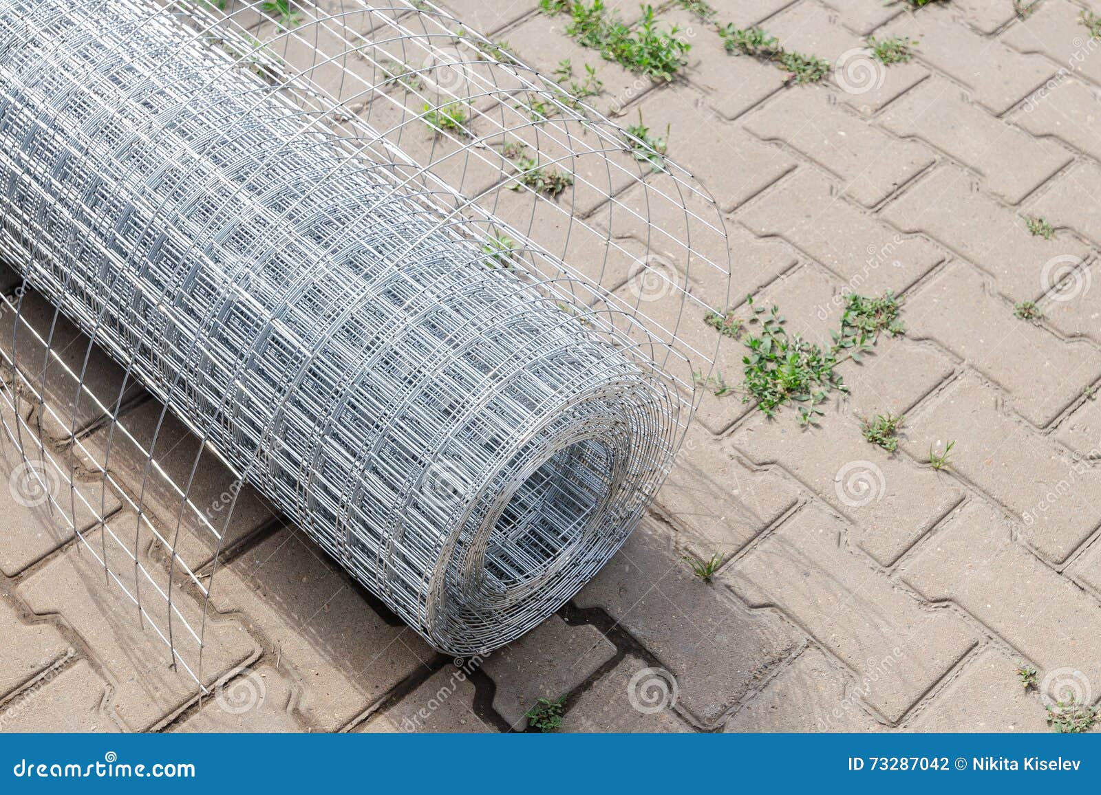 Galvanized Grid (lattice) the Cell Size 75mm in a Roll on Paving Slabs ...
