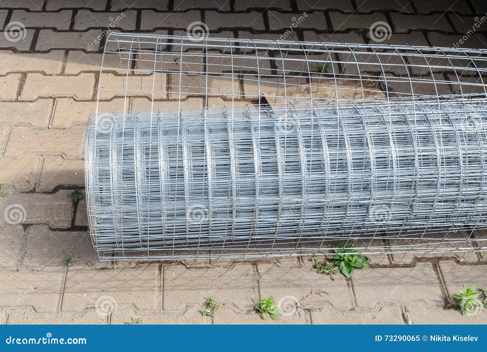 Galvanized Grid (lattice) the Cell Size 75mm in a Roll on Paving Slabs ...
