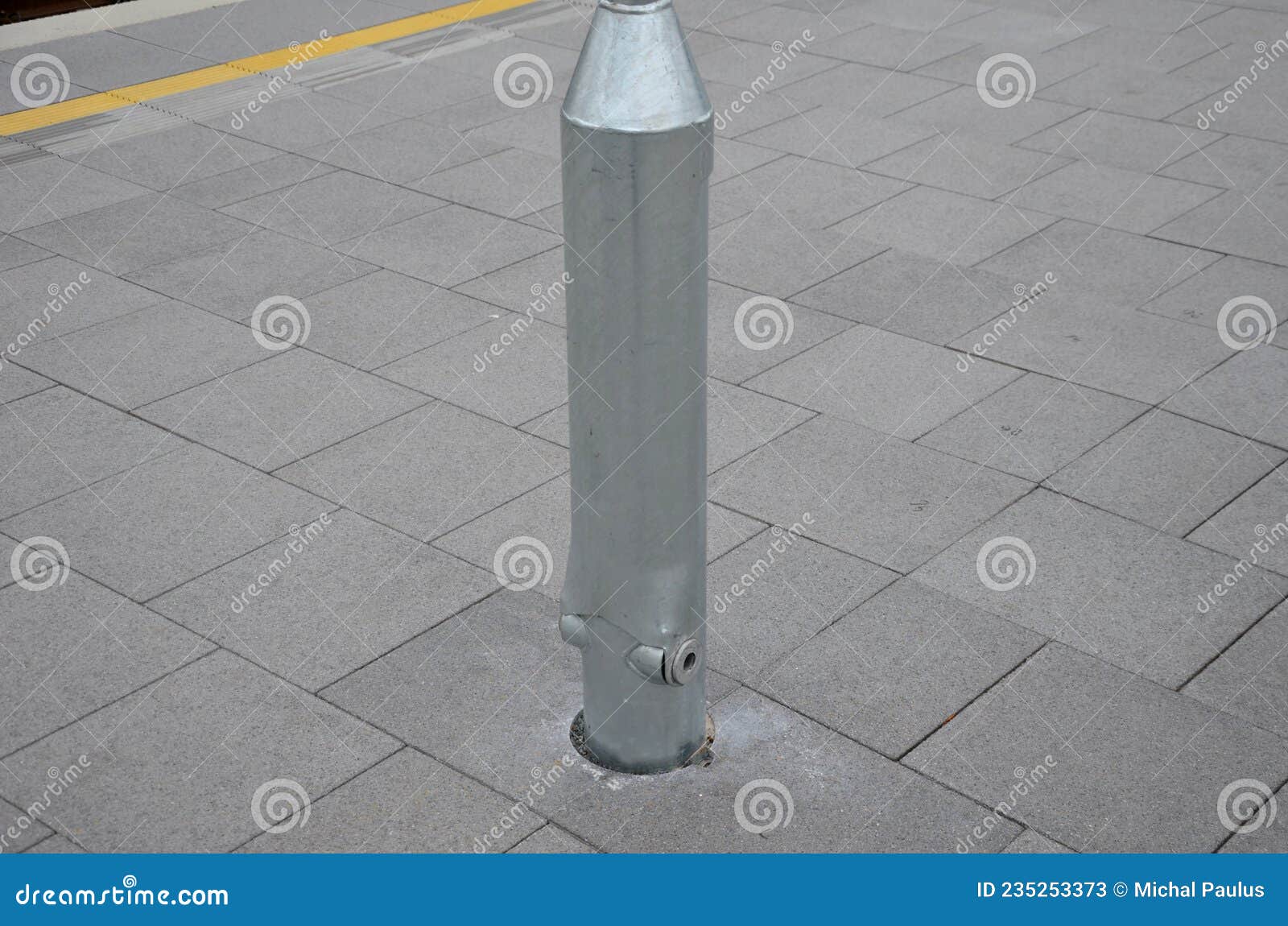 Galvanized Lamp Post that Can Be Tilted and Repaired without the Use of ...