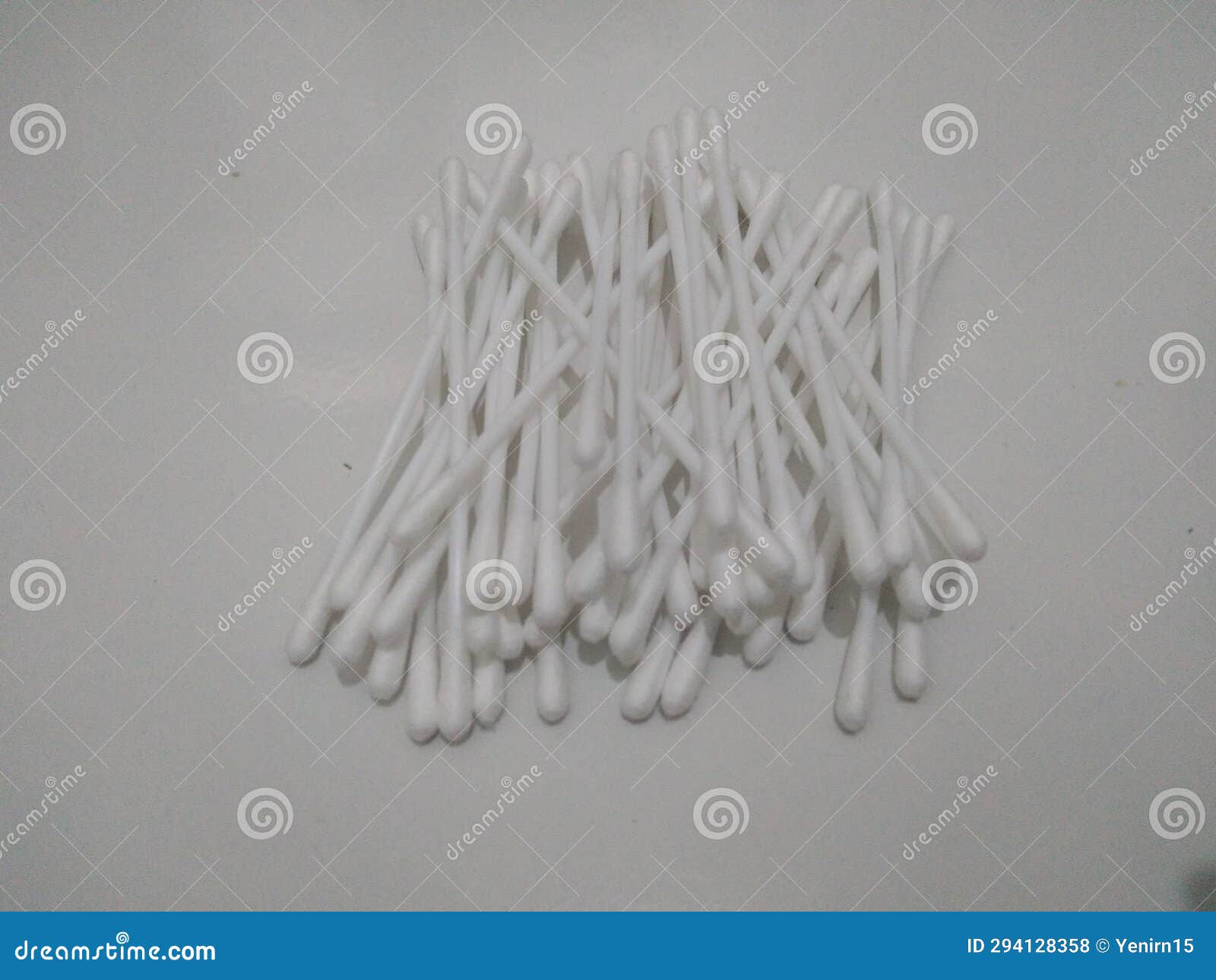 Gambar Cotton bud stock photo. Image of cotton, telinga - 294128358