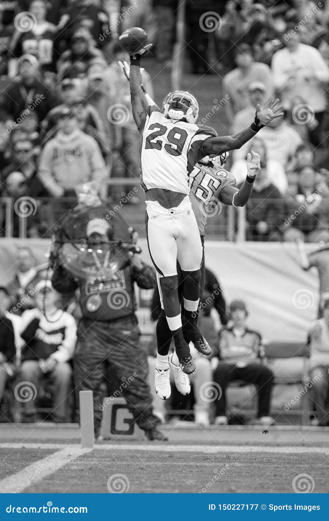 Game Action in the NFL. editorial photography. Image of competition ...