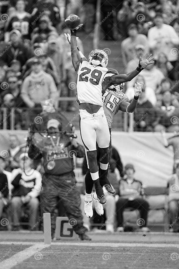 Game Action in the NFL. editorial photography. Image of competition ...