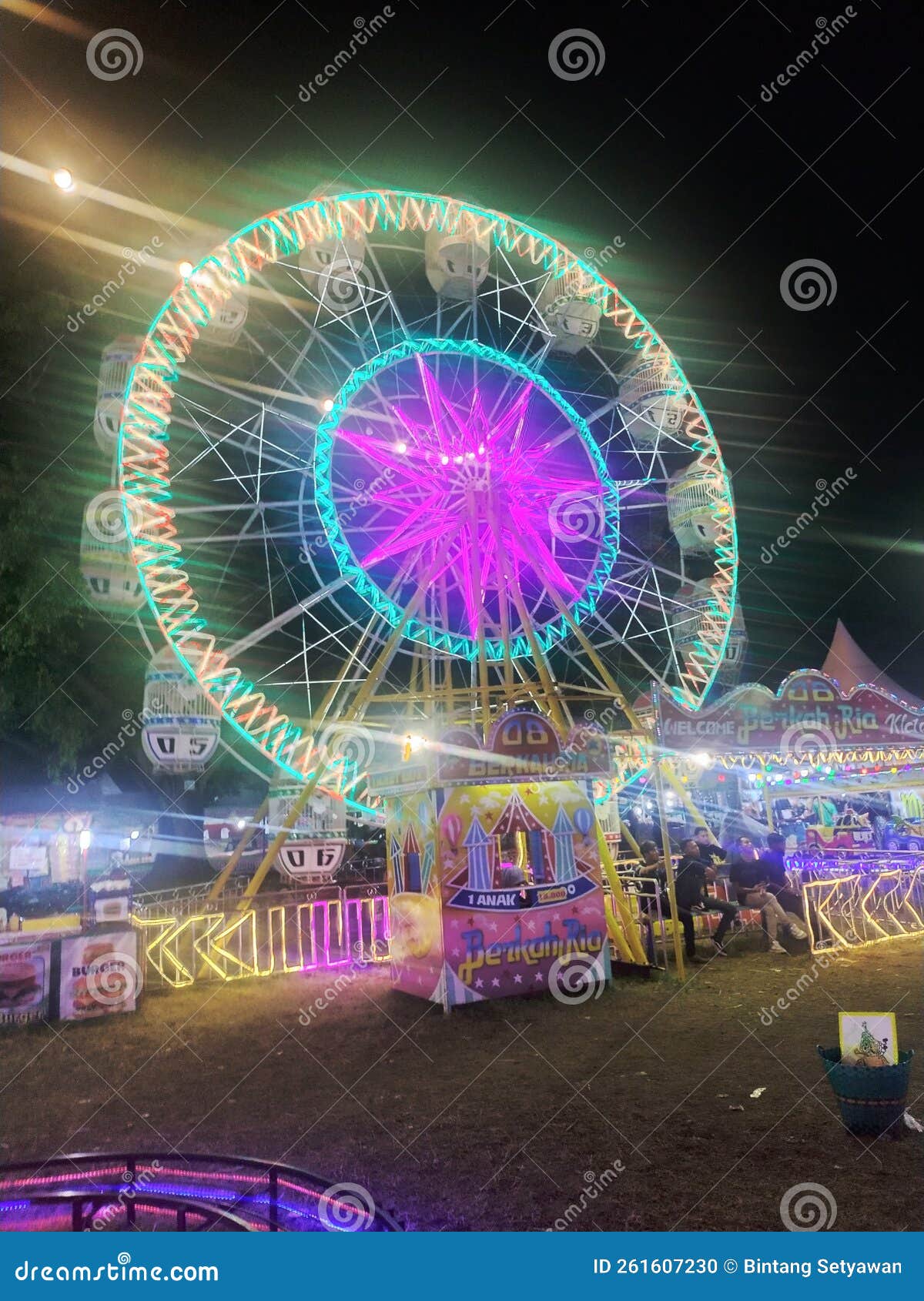 Game Light Circle Black Park Natural Editorial Image - Image of wheel ...