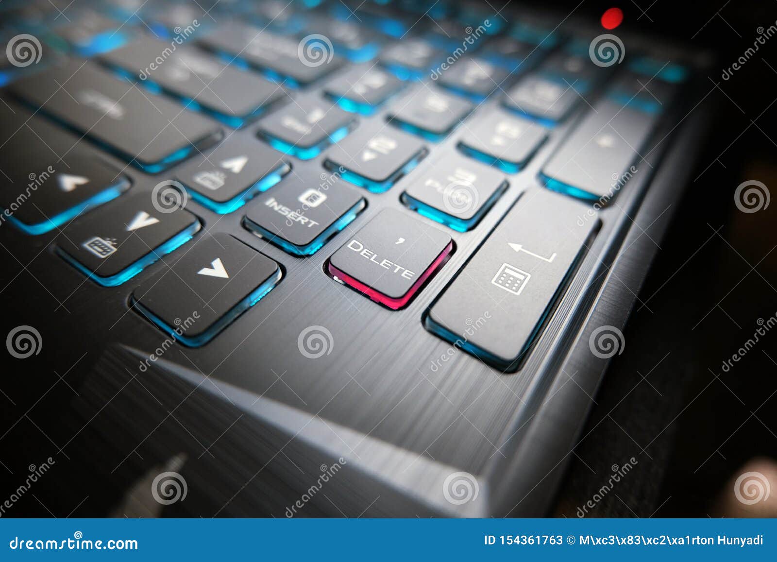 The Gaming Keyboard Shines with Multi-colored Keys ,delete Button in ...