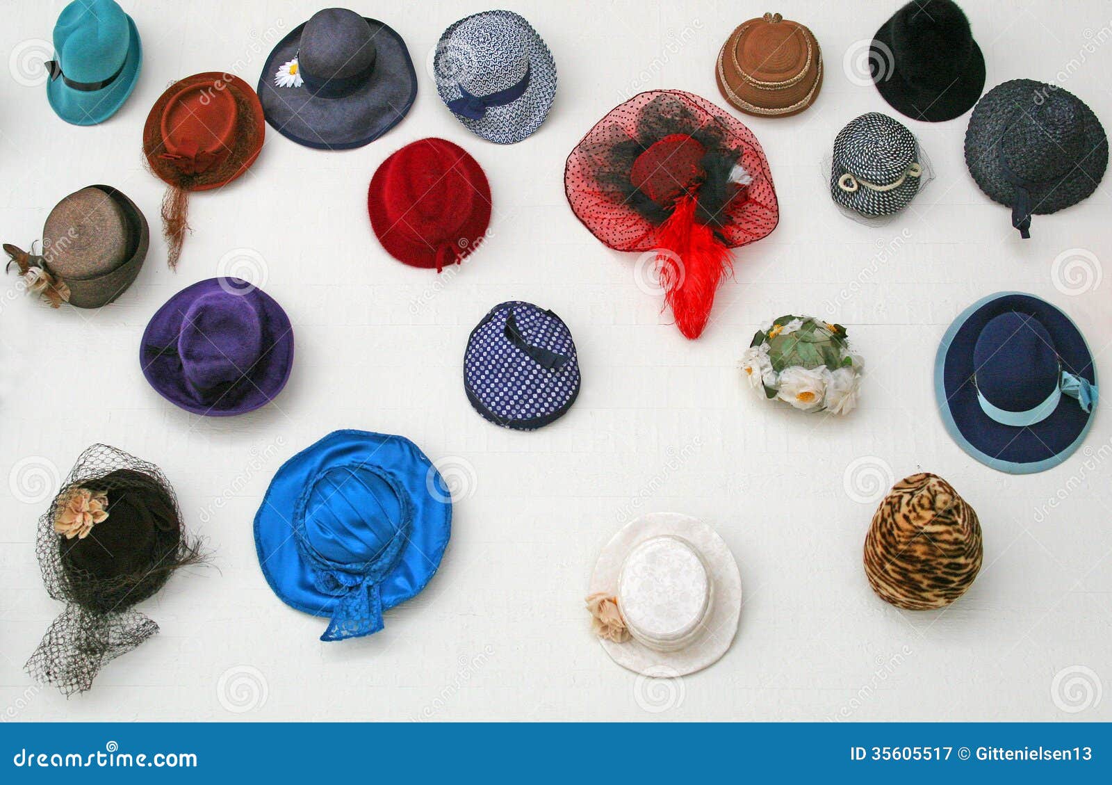 Gamla hattar fotografering för bildbyråer. Bild av nytt - 35605517