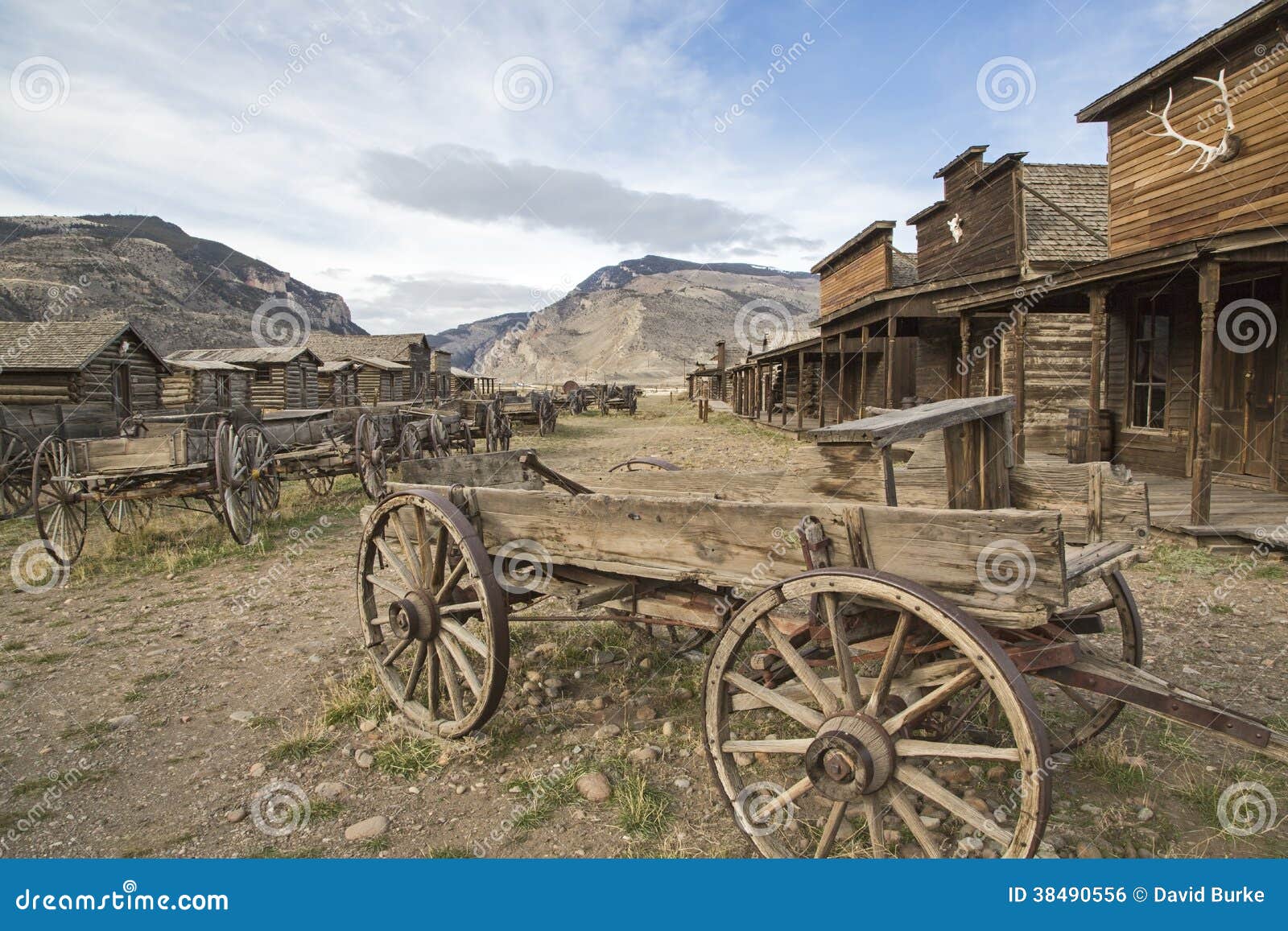 141 Gamla Vagnar Med Hjul Stock Photos - Free & Royalty-Free Stock ...