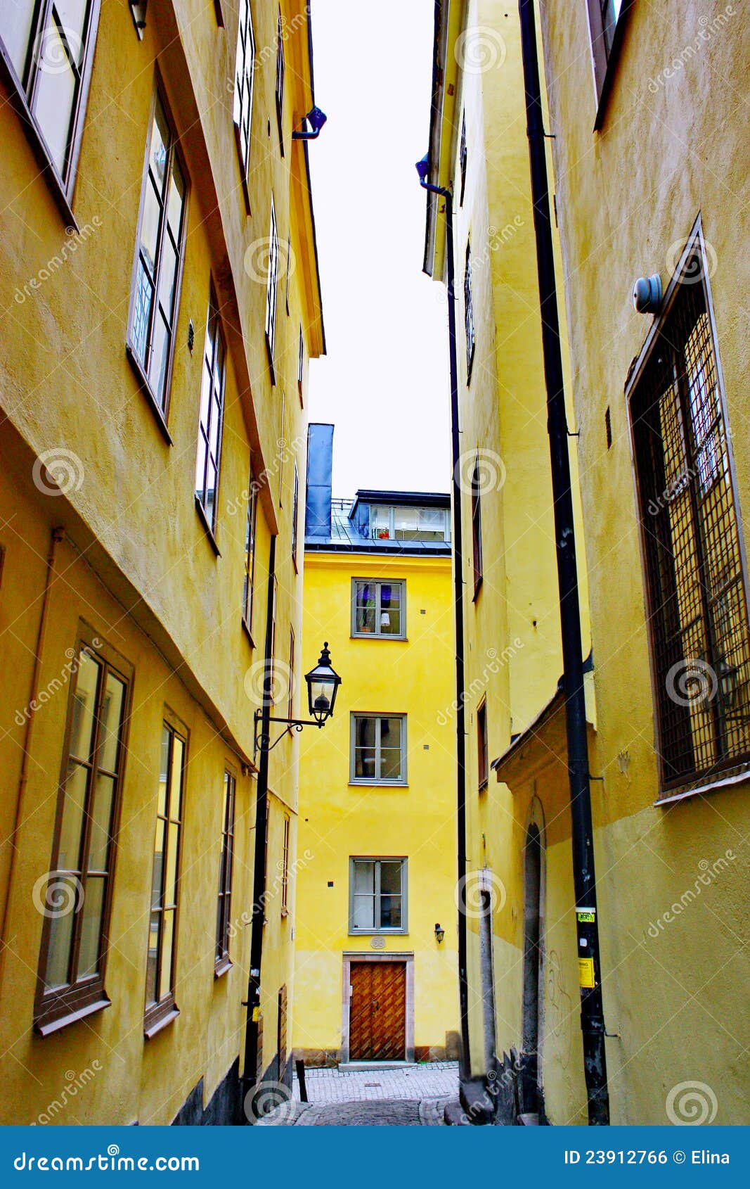 Gamla Stan, De Oude Stad in Stockholm Stock Foto - Image of leeg, licht ...