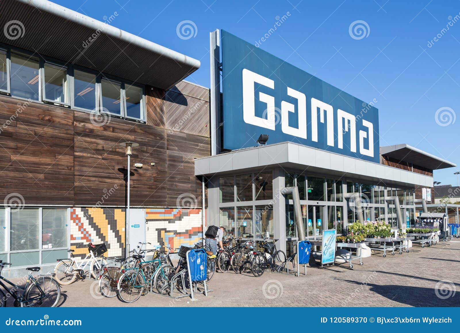 Gamma hardware store editorial image. Image of entrance - 120589370