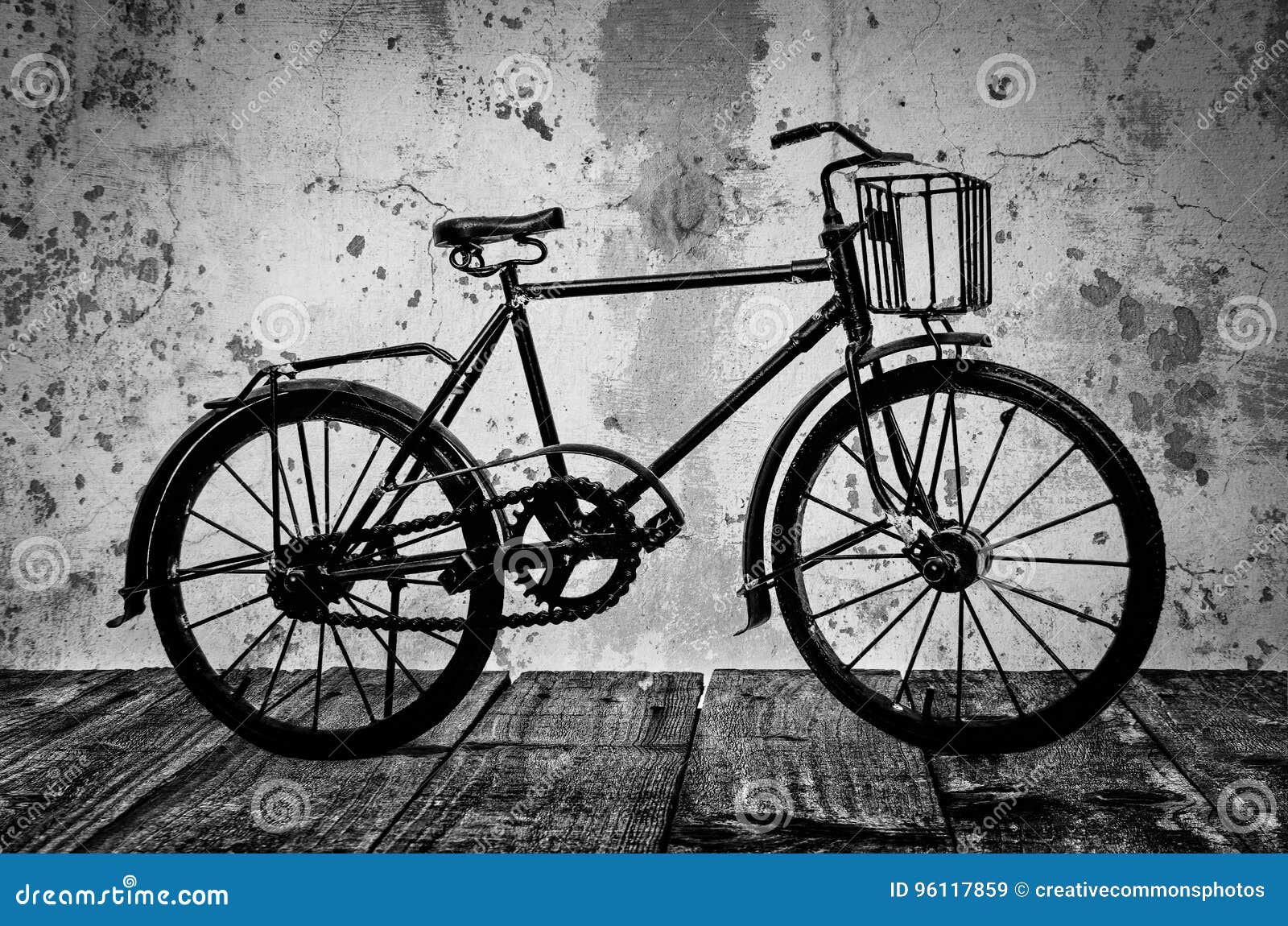 Gammal Cykel Bild. Bild: 96117859