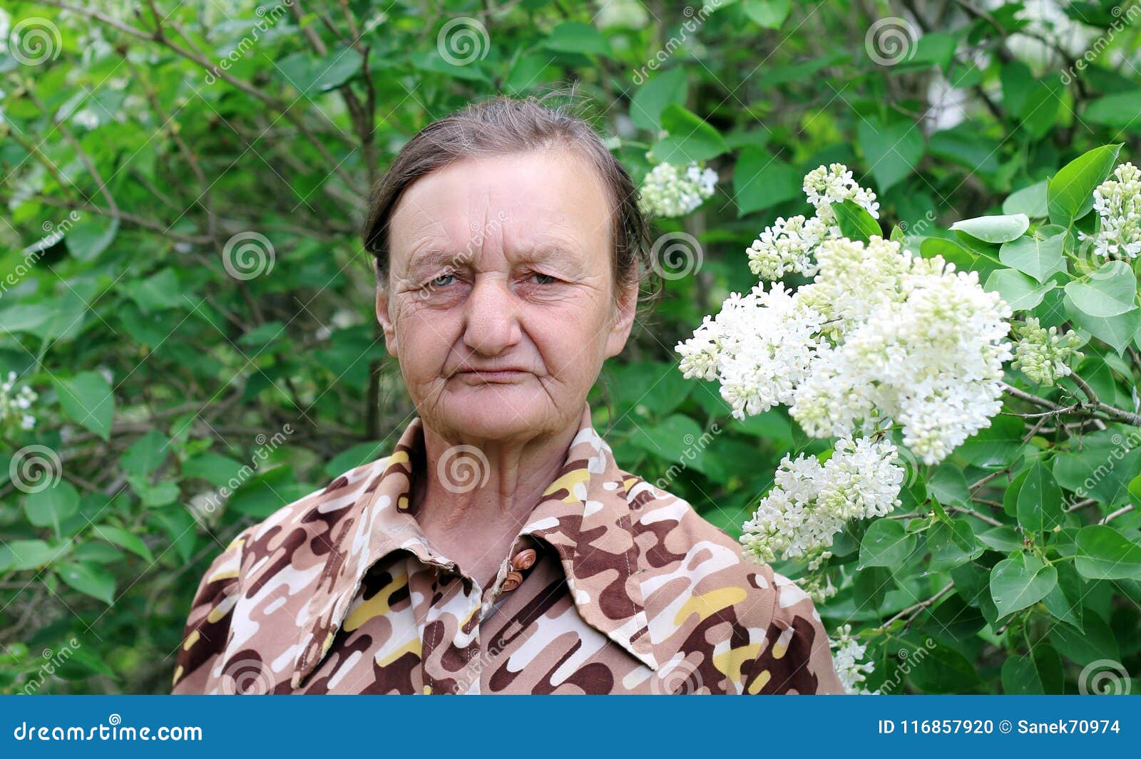 Gammal man arkivfoto. Bild av sorglig, hälsa, roligt - 116857920