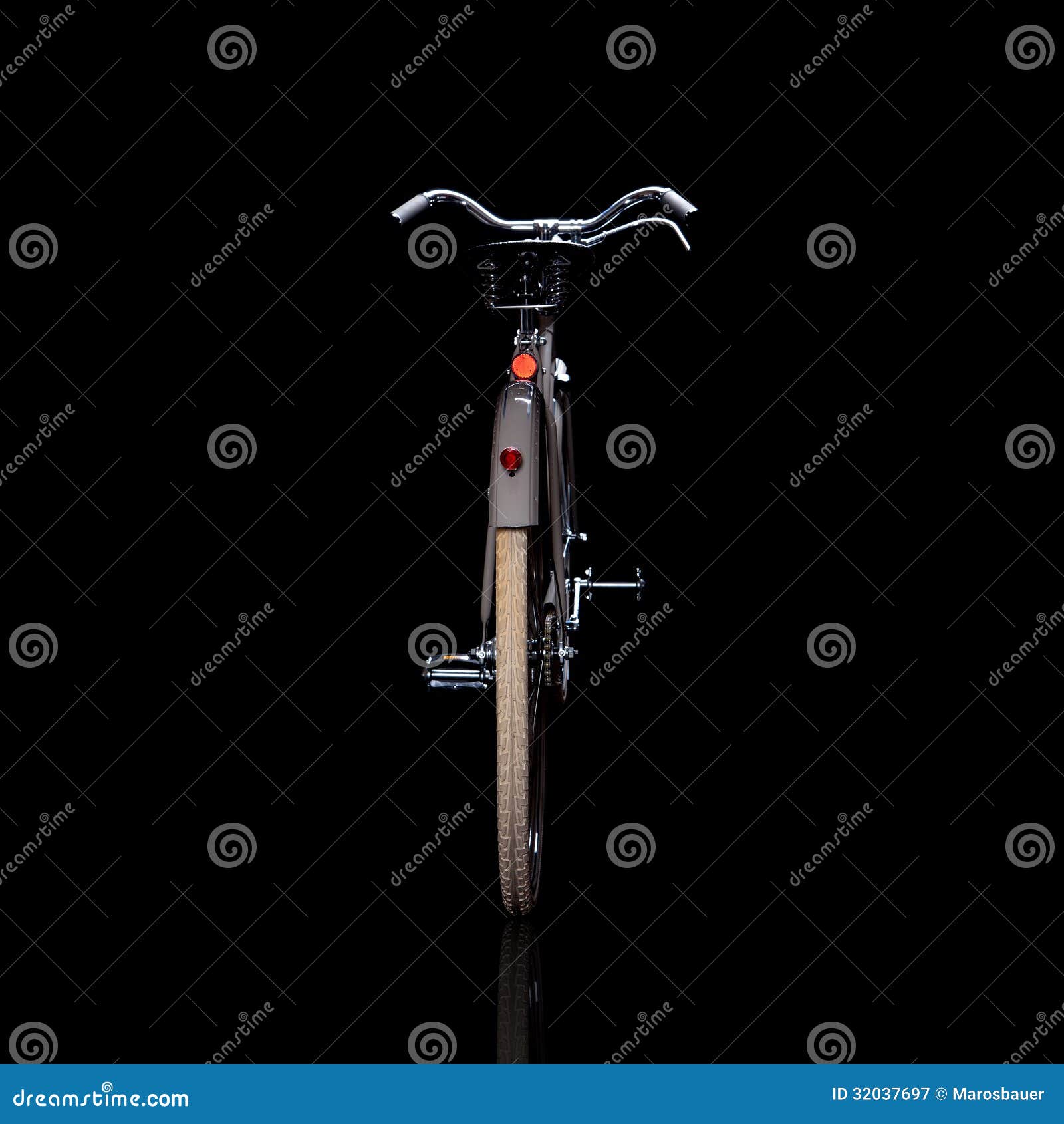 Gammal Renoverad Retro Cykel Fotografering för Bildbyråer - Bild av ...