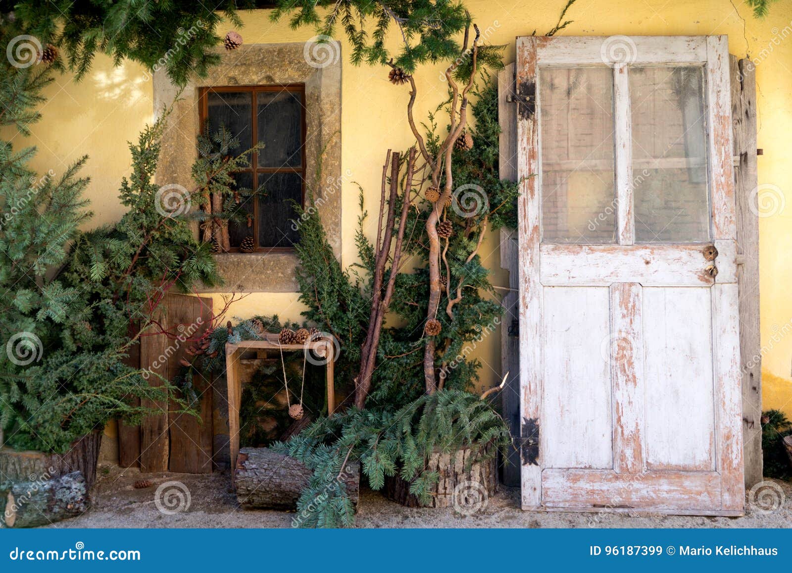 Gammalt hus fotografering för bildbyråer. Bild av gammalt - 96187399