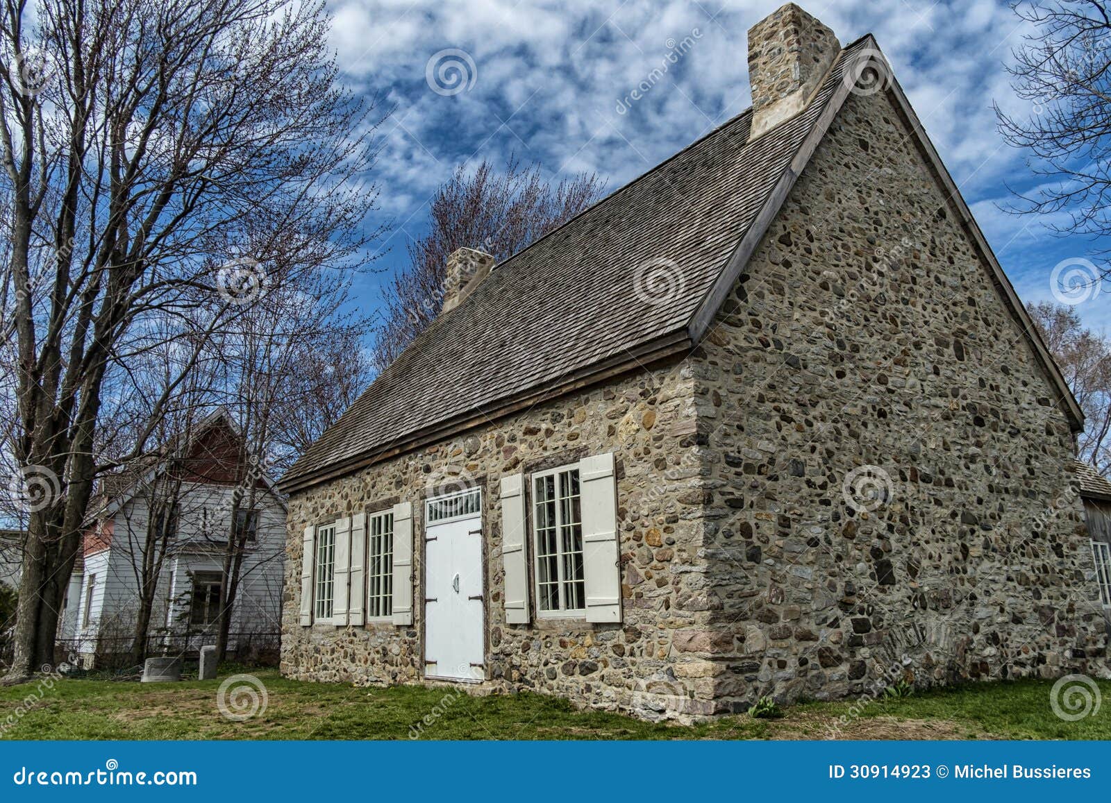 Gammalt stenhus fotografering för bildbyråer. Bild av montreal - 30914923