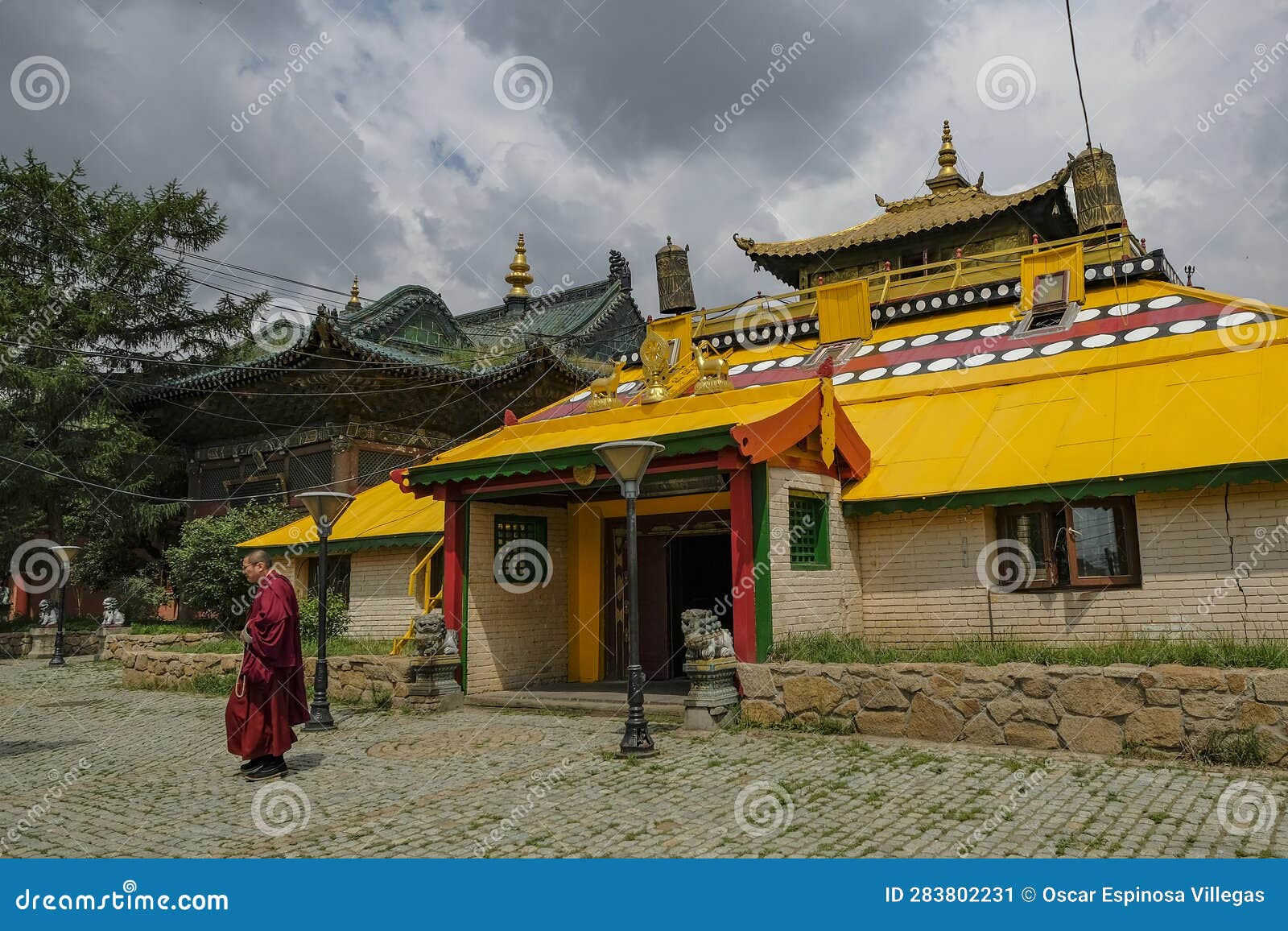 Gandantegchinlen Monastery in Ulaanbaatar, Mongolia Editorial Photo ...