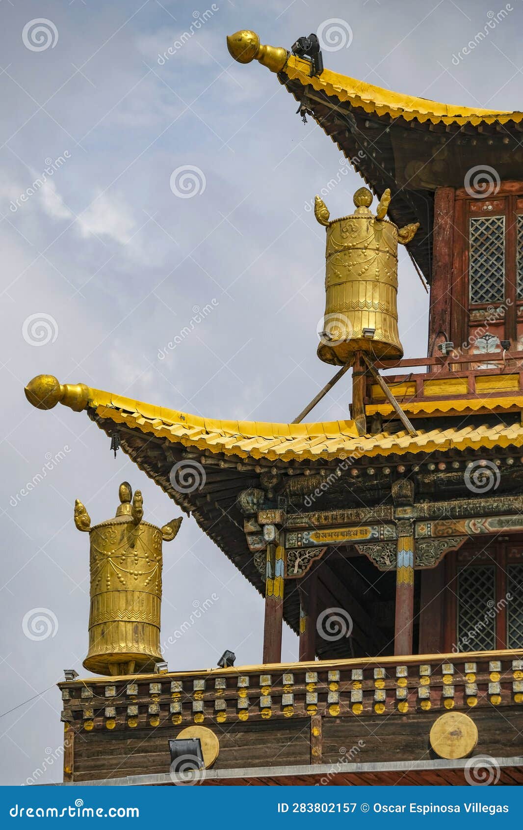 Gandantegchinlen Monastery in Ulaanbaatar, Mongolia Editorial ...