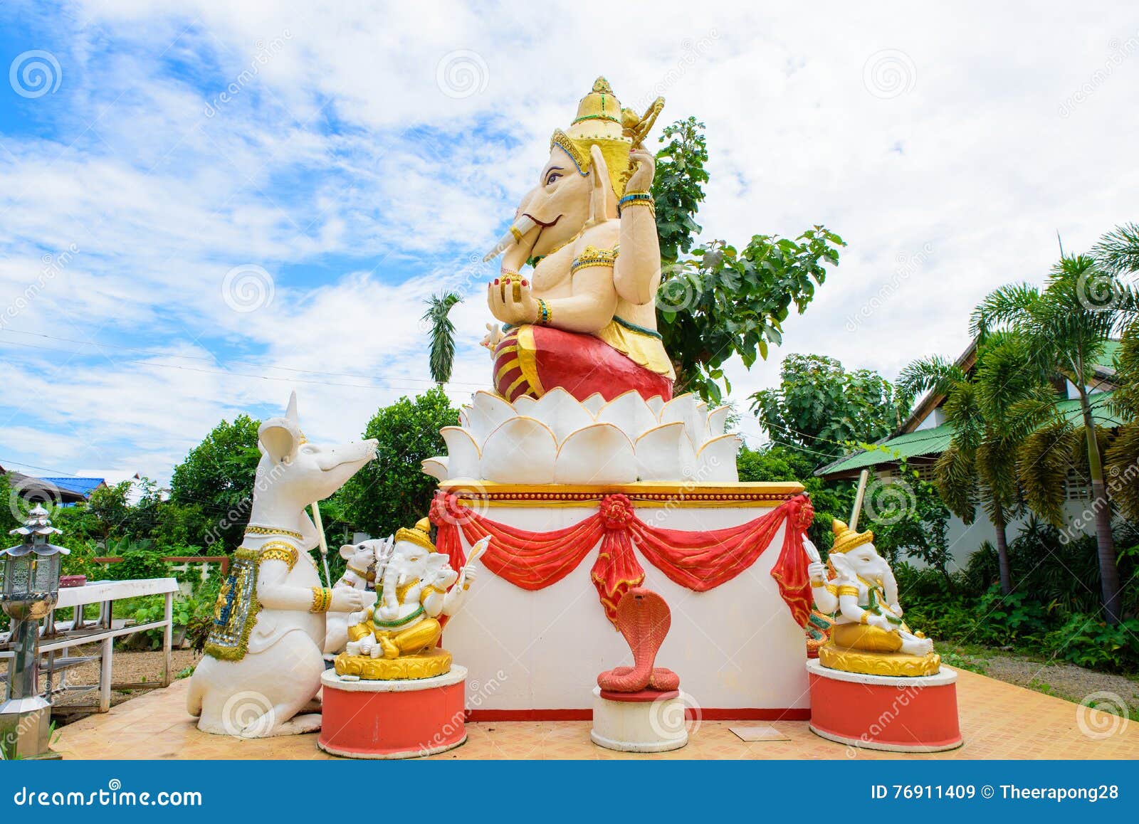 Ganesha, Hindu God on the Side. Stock Image - Image of artistic, ganesh ...