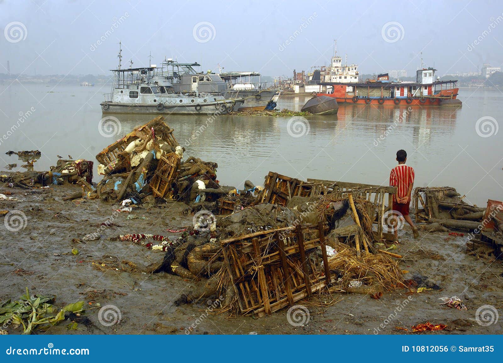 Ganga River Pollution in Kolkata. Editorial Photo - Image of kolkata ...