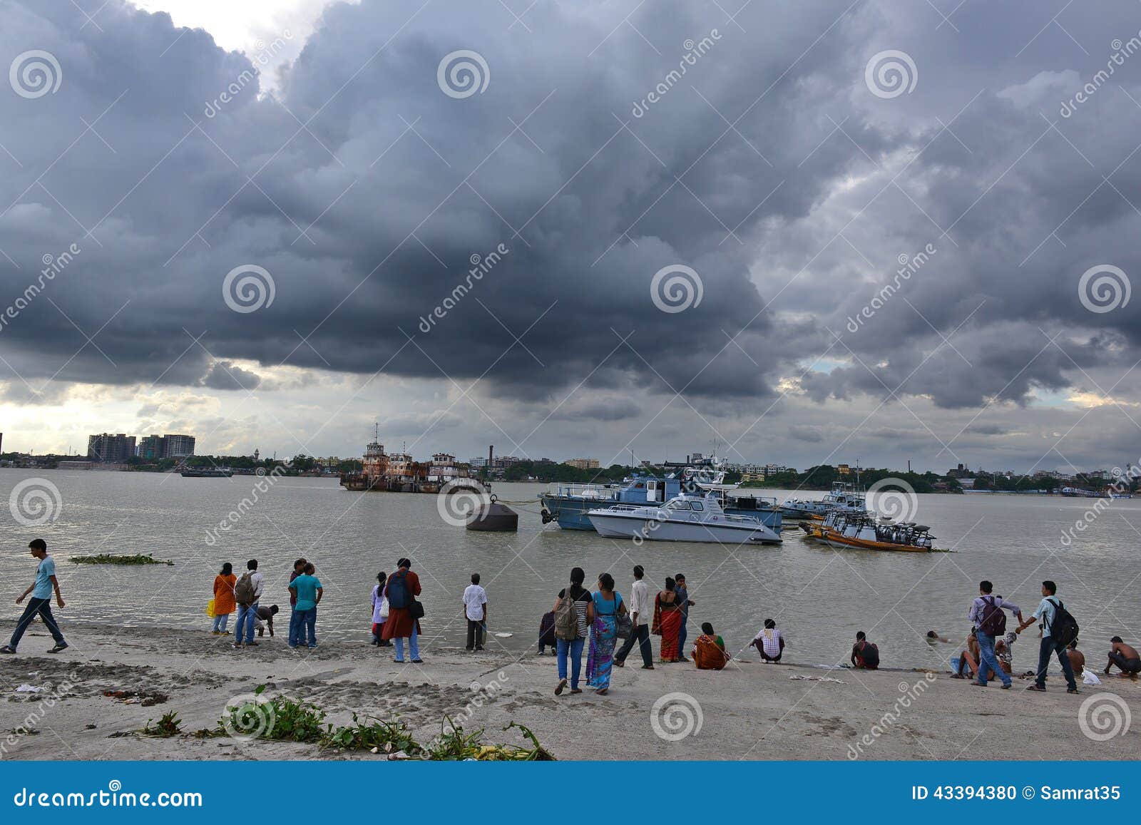 Ganges rzeka W Kolkata obraz editorial. Obraz złożonej z otwarty - 43394380