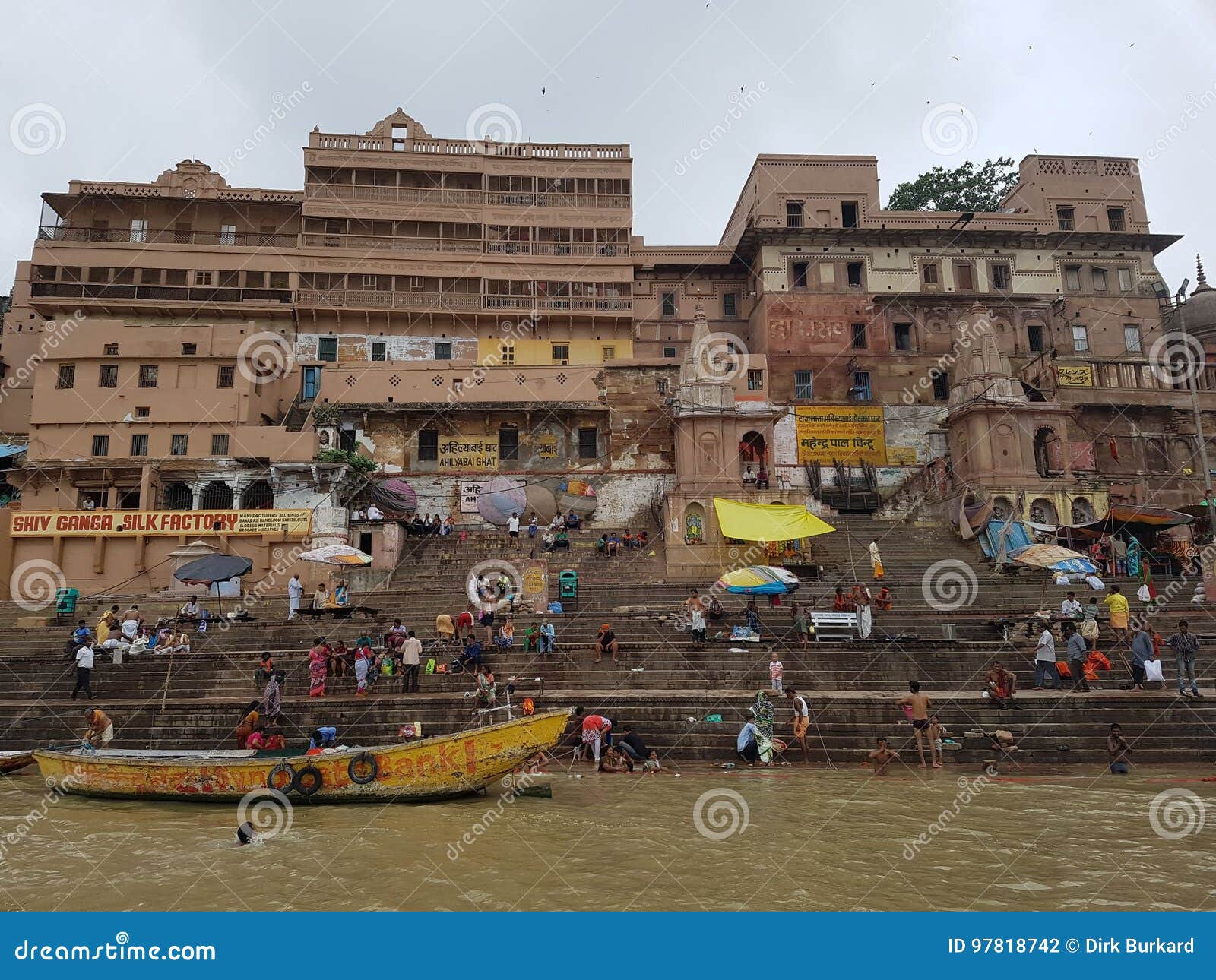 Ganges editorial photography. Image of growd, varanasi - 97818742