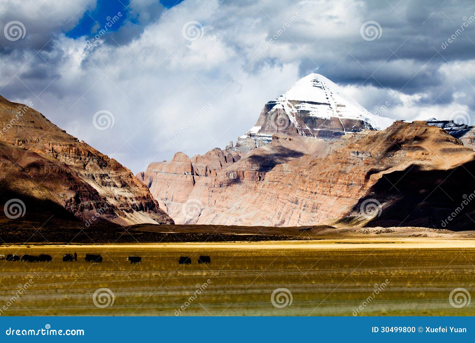 Gangren Boqi Peak stock photo. Image of range, cloudy - 30499800