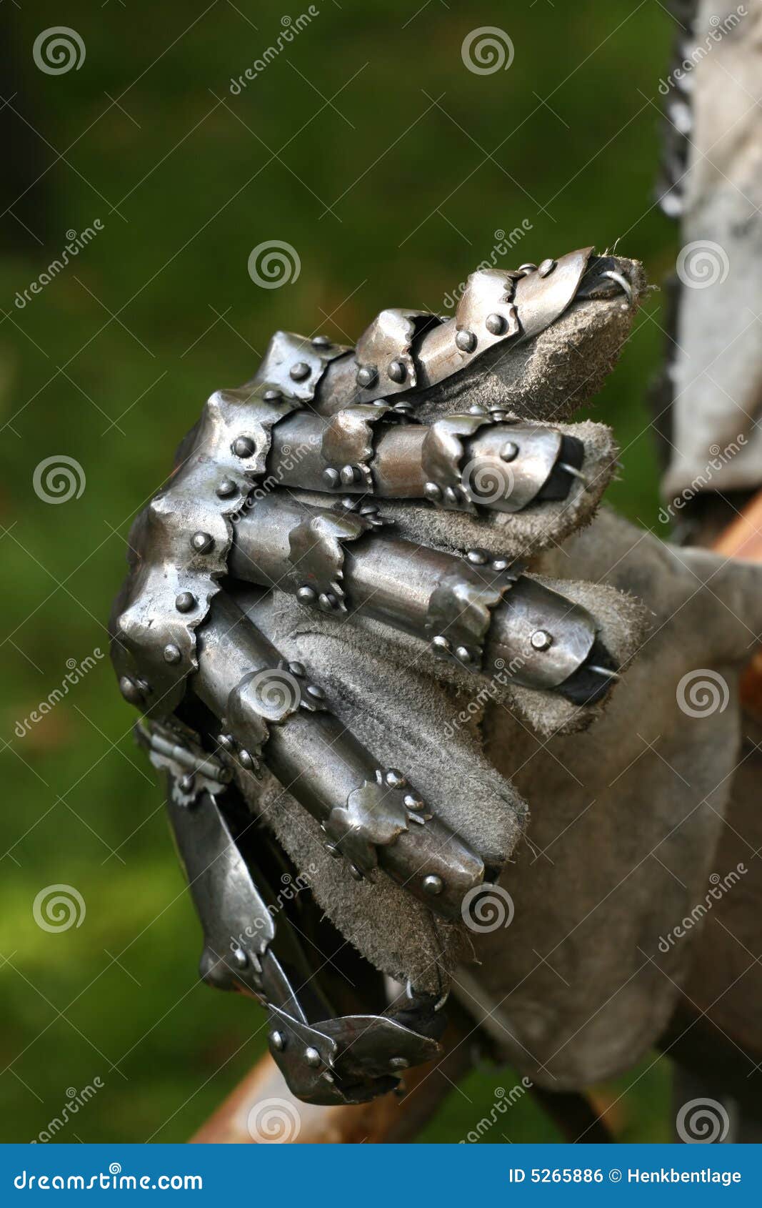 Gant de chevalier photo stock. Image du main, protection - 5265886