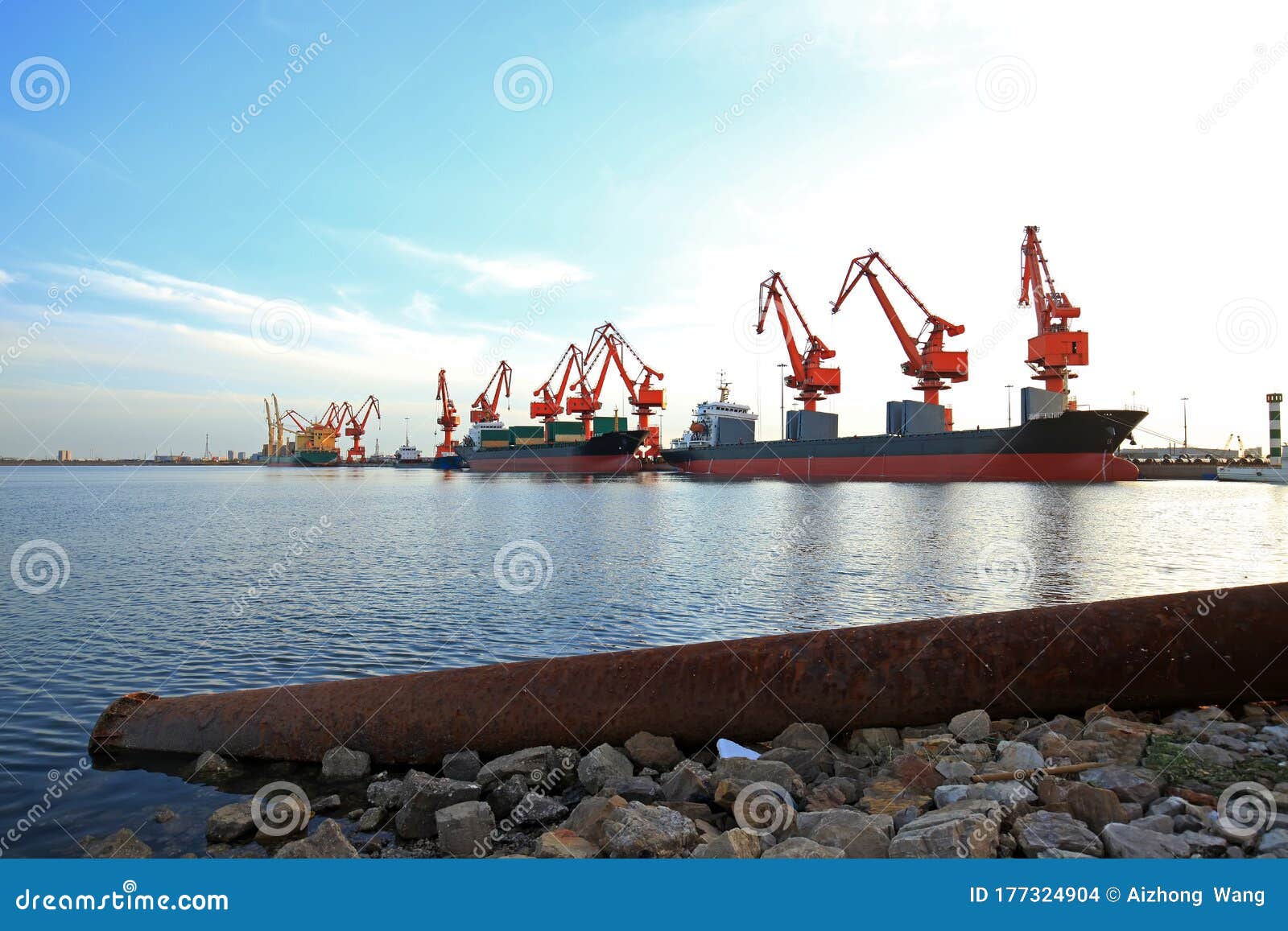 Gantry crane and ship stock photo. Image of gantry, ship - 177324904