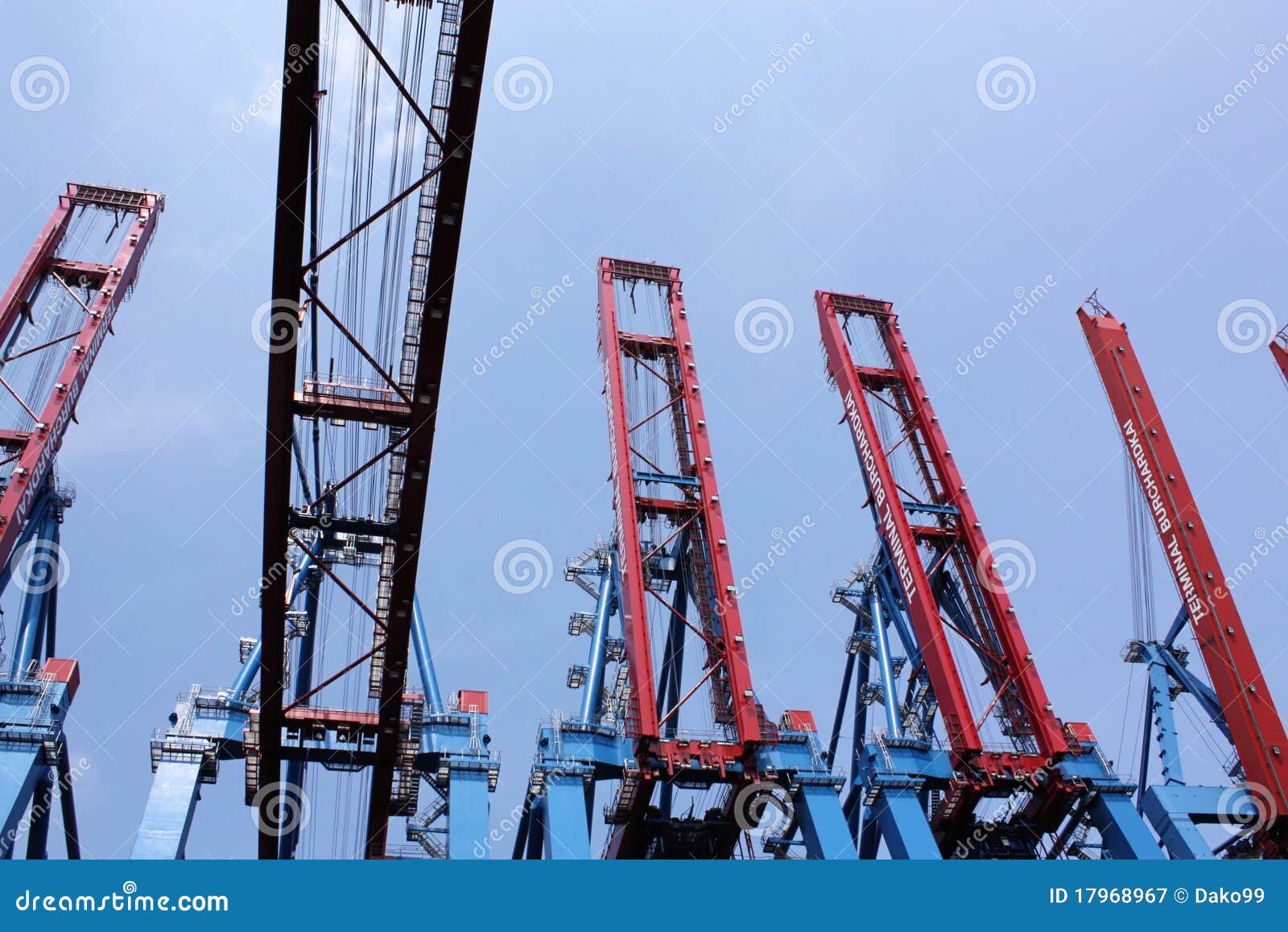 Gantry cranes editorial photography. Image of container - 17968967