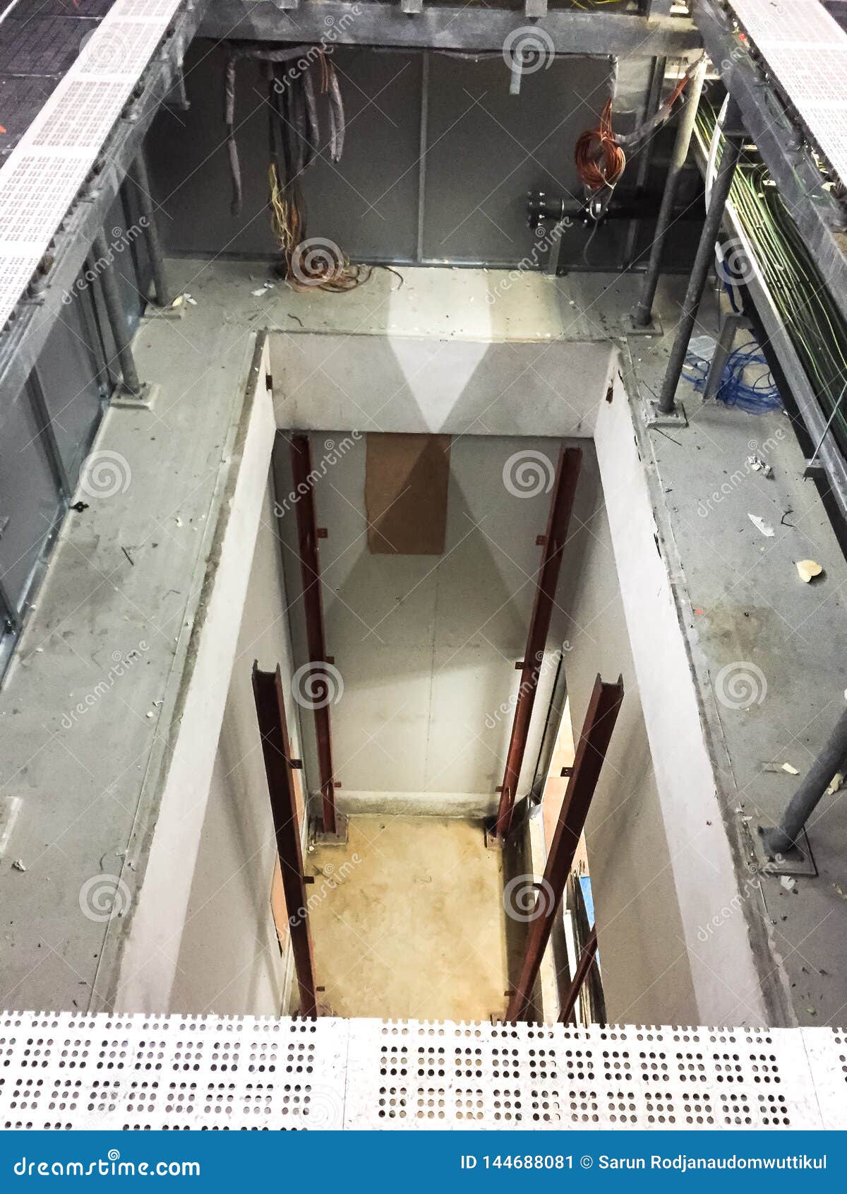 Gap in New Clean Room for Lift Elevator Construction,industrial ...