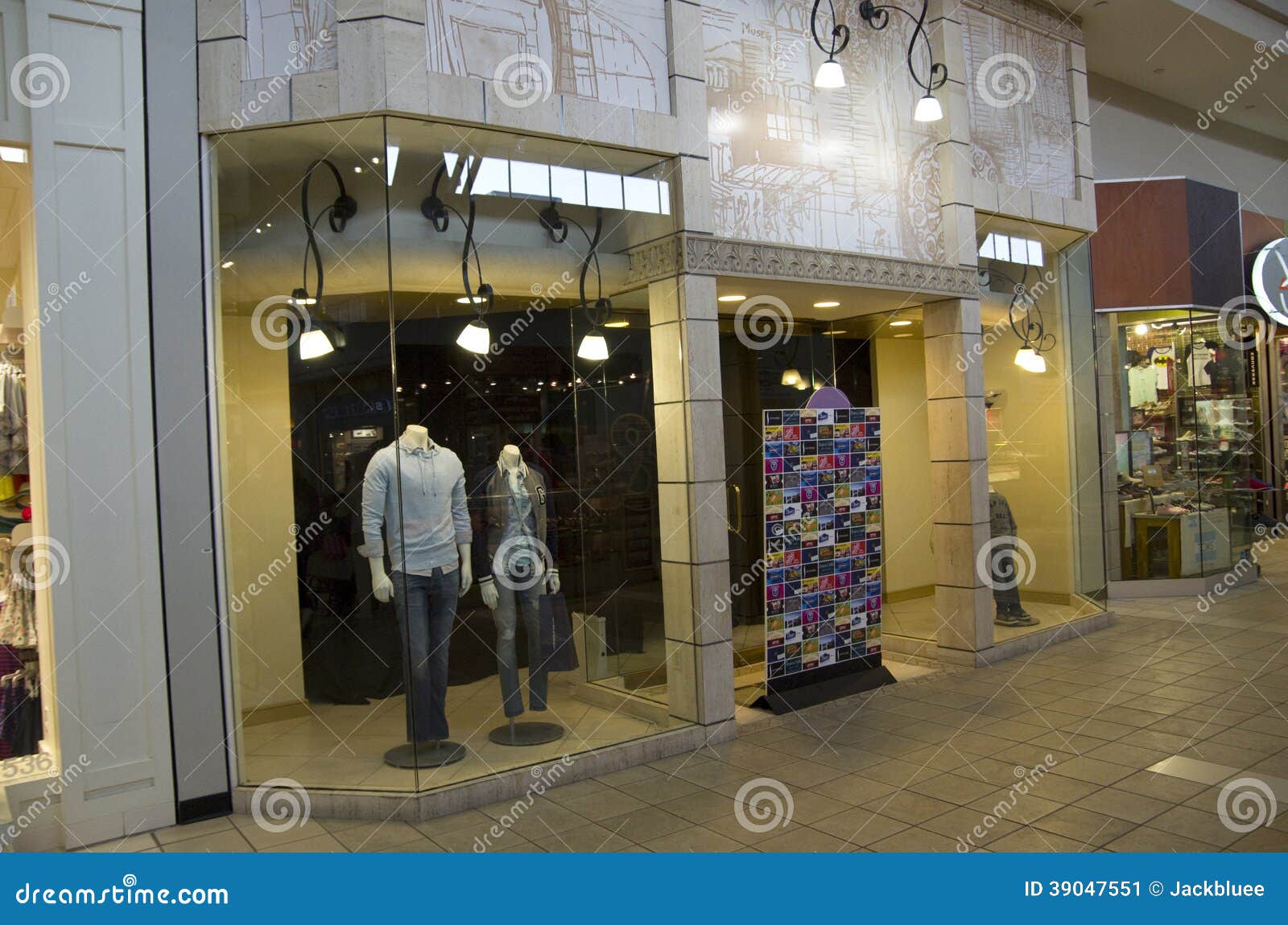 Gap store editorial photo. Image of shop, fashion, interiors - 39047551