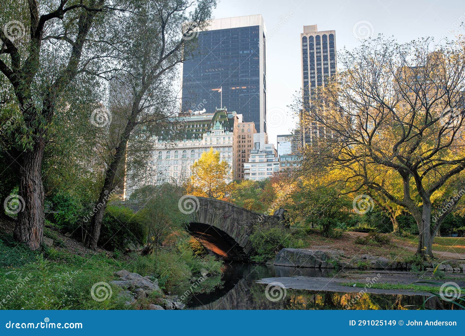 Gapstow Bridge in Central Park Stock Image - Image of fall, park: 291025149
