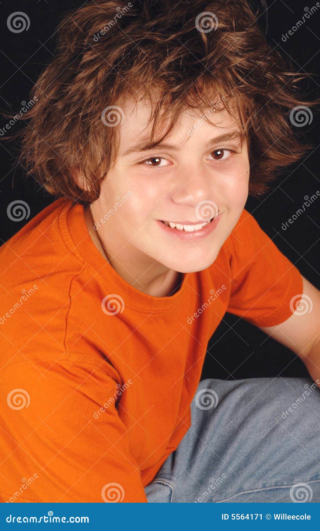 Garçon Attirant De Treize Ans Image stock - Image du cheveu, gosse: 5564171