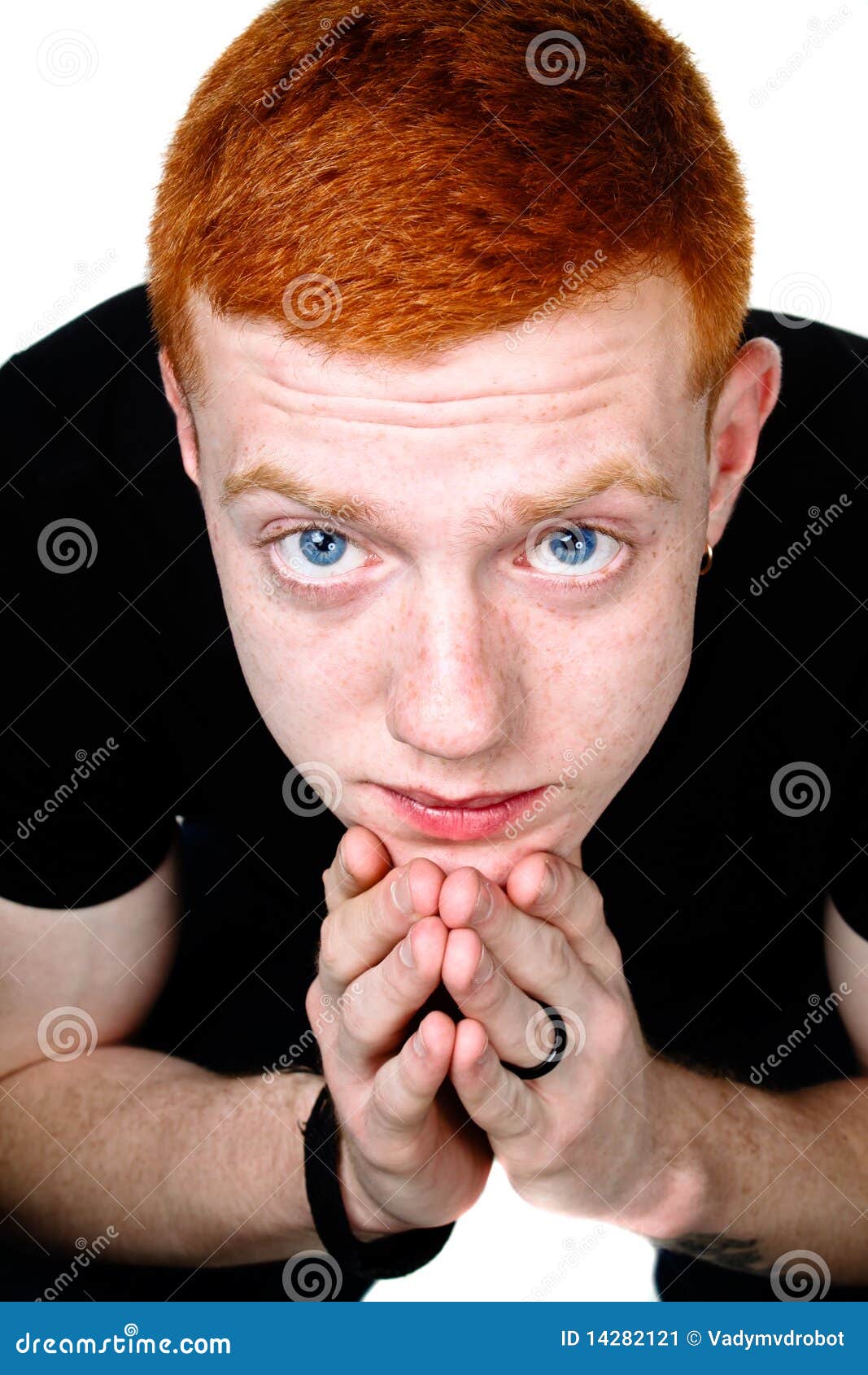 Garçon roux sérieux image stock. Image du heureux, rouge - 14282121