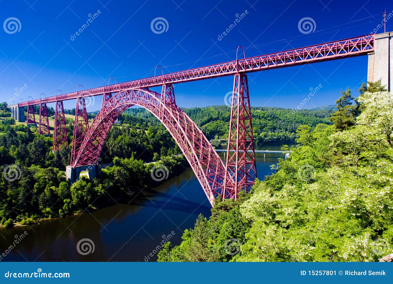 Garabit Viaduct stock image. Image of exteriors, engineering - 15257801