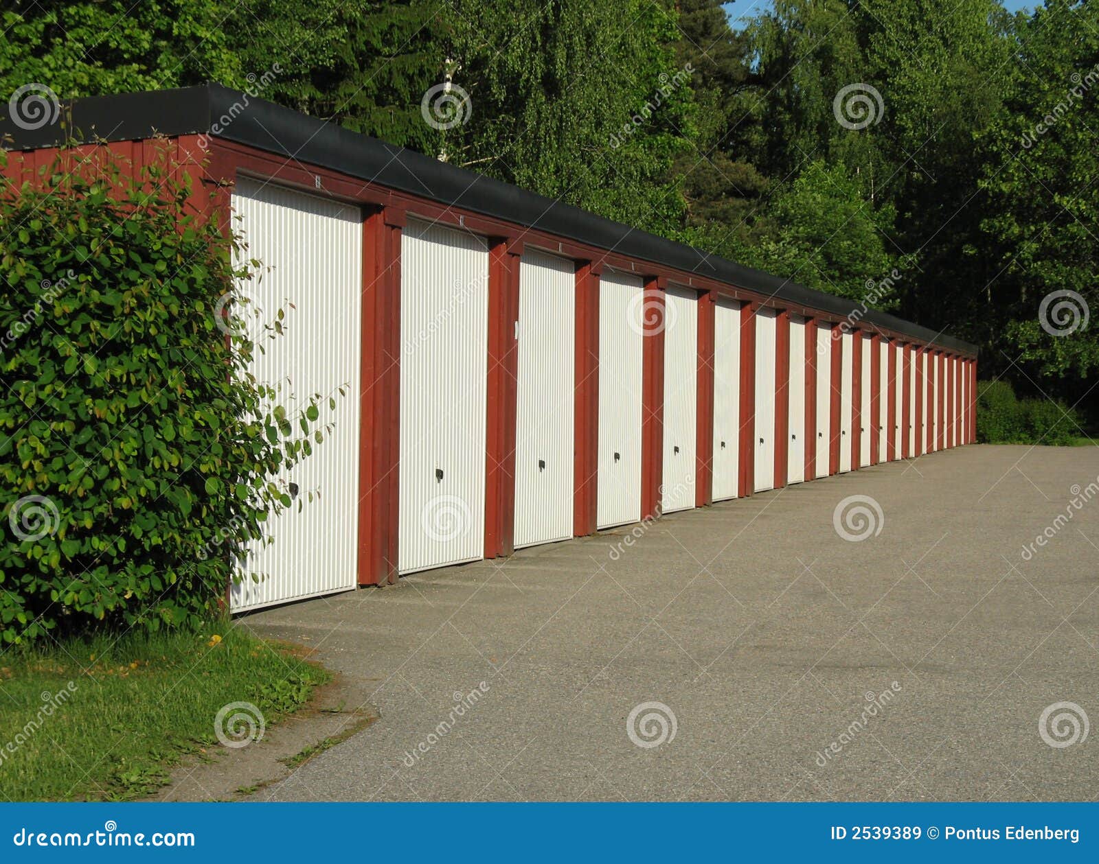 Garage stock image. Image of tree, park, trees, garage - 2539389