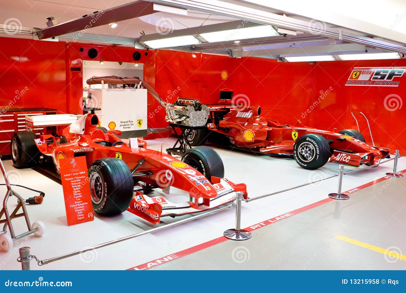 Garage D'équipe Ferrari De La Formule 1 Photo stock éditorial - Image ...