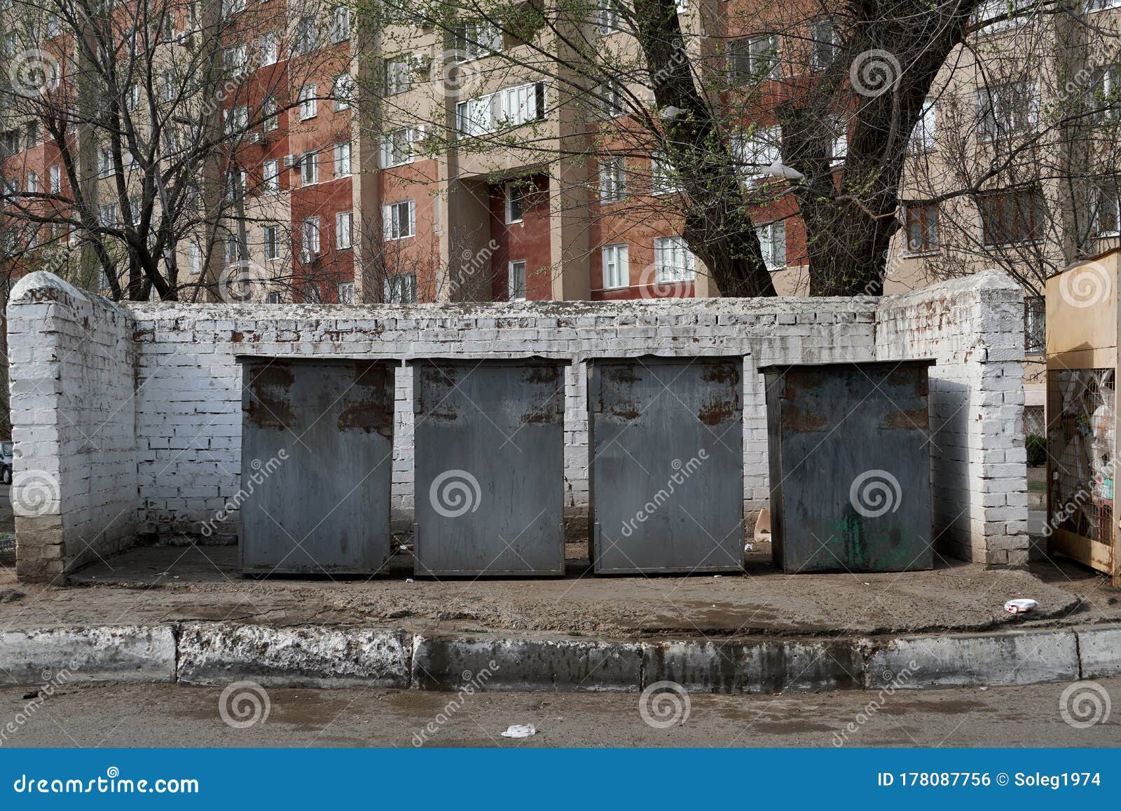 Garbage Bins Storage for Solid Waste in Residential Area of Multi ...