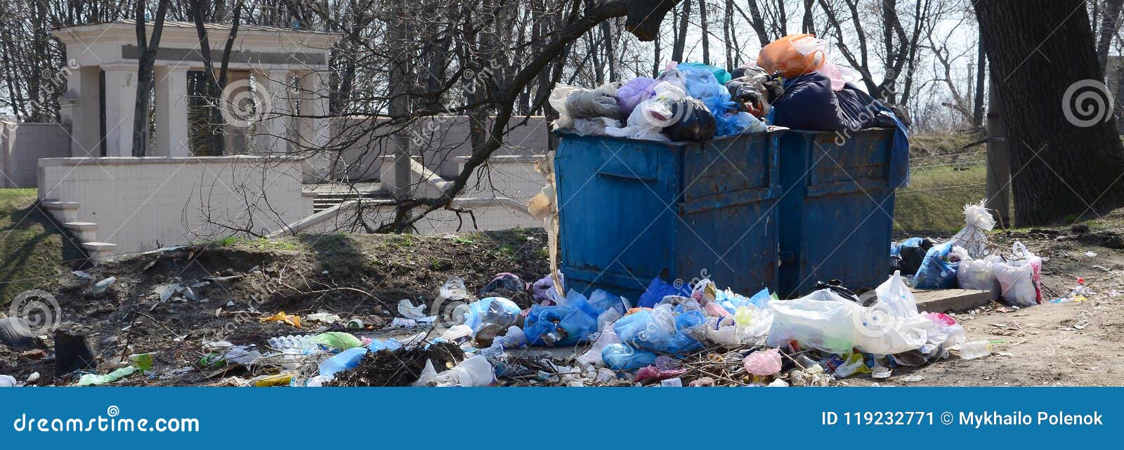 The Garbage Can is Packed with Garbage and Waste. Untimely Remov Stock ...