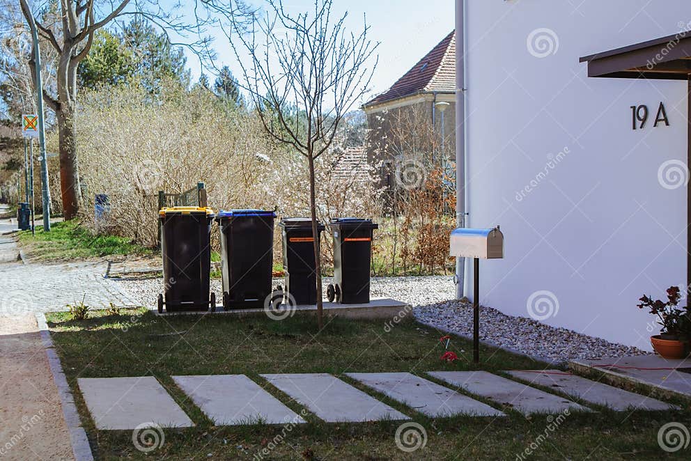 Garbage Cans for Separating Garbage in the Yard, for Paper, Plastic and ...