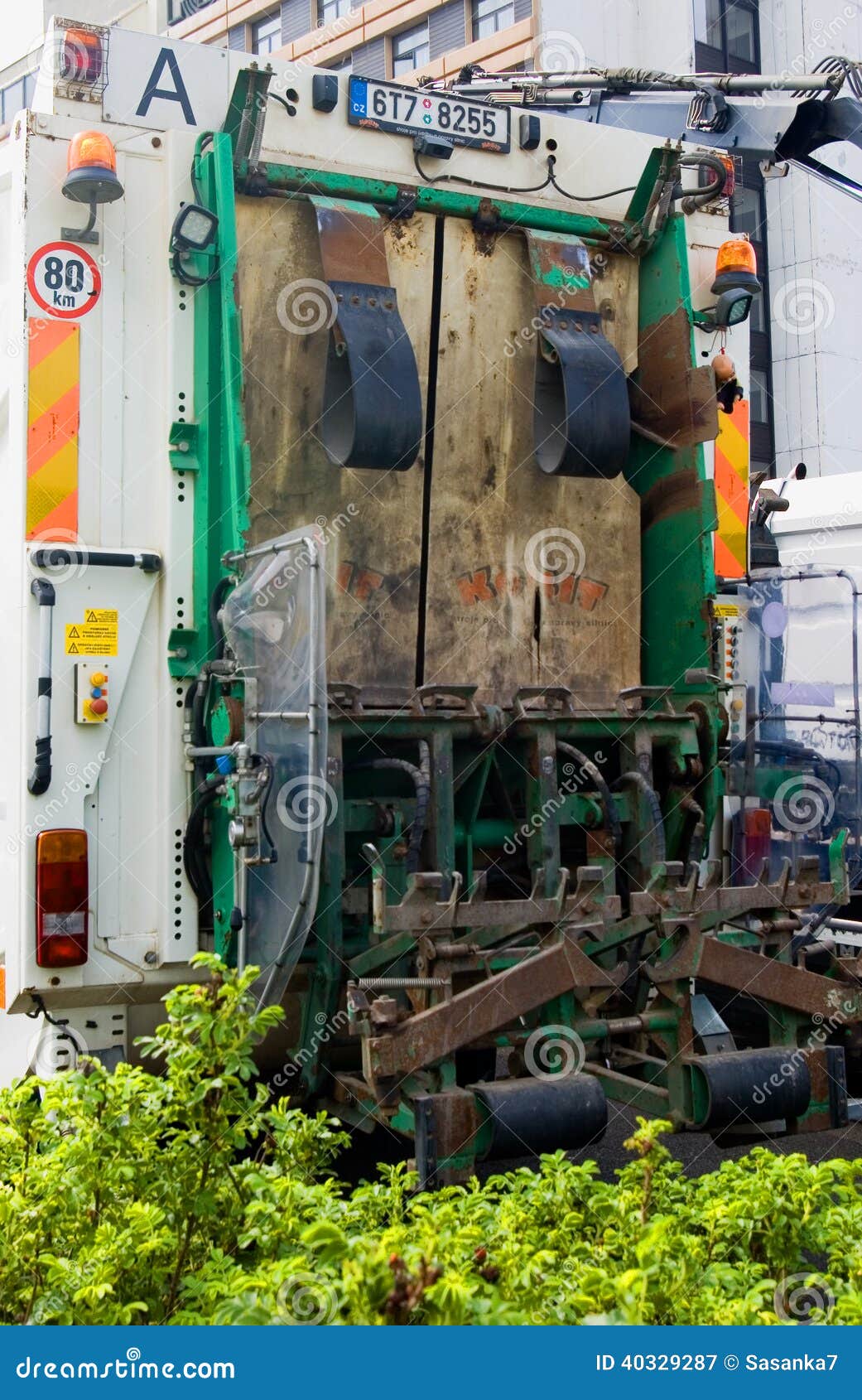 Garbage car editorial photography. Image of sanitation - 40329287