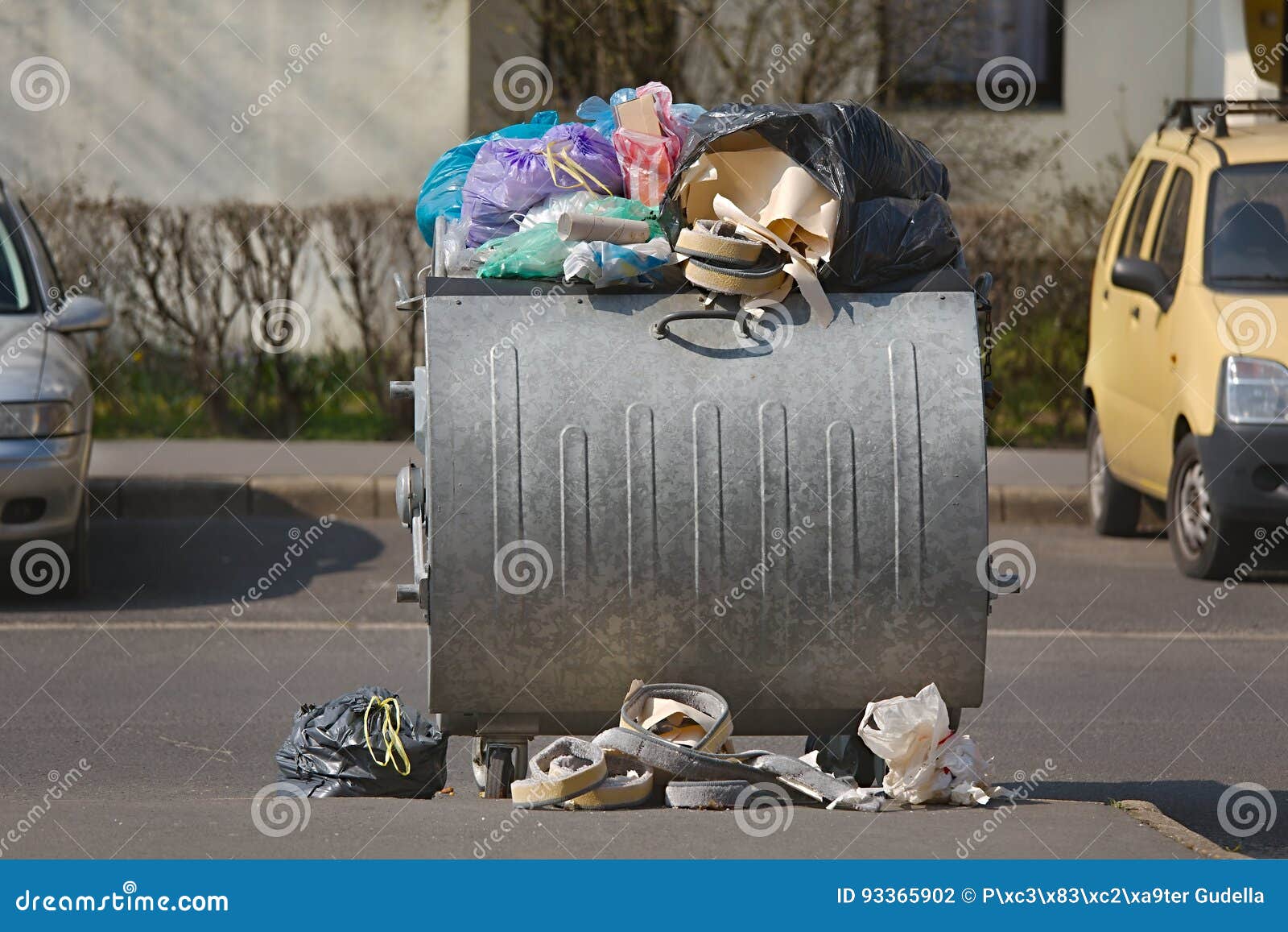 Garbage Container Full, Overflowing Stock Photo - Image of dispose ...