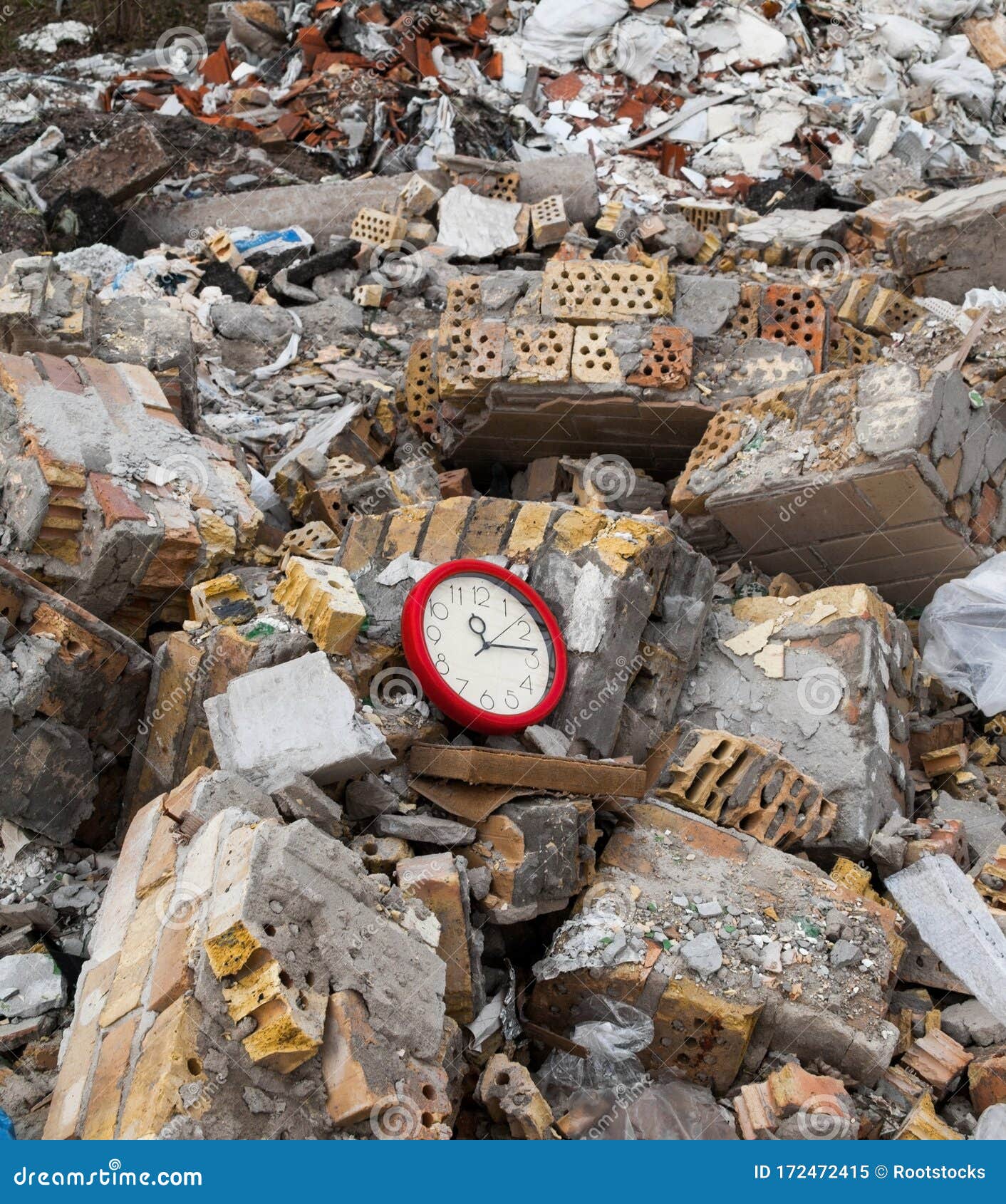 Garbage Dump. Broken Clock in the Garbage Stock Image - Image of face ...