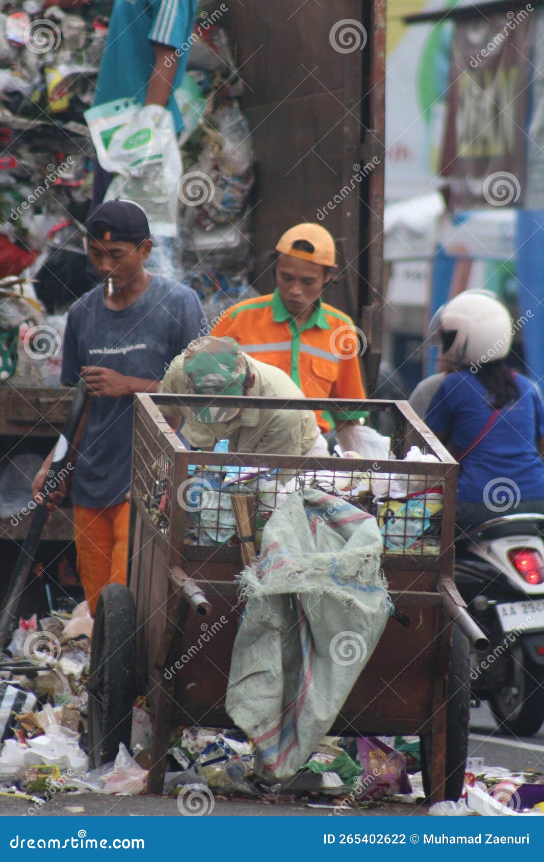 Garbage. editorial photography. Image of lifestyle, live - 265402622