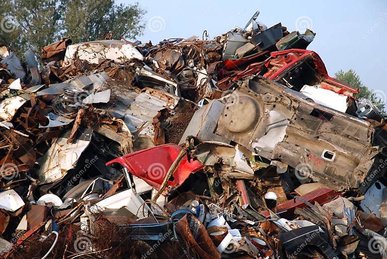 Garbage hill editorial stock photo. Image of iron, rubbish - 19592688