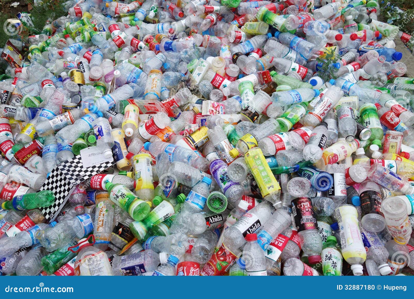 Garbage plastic bottles editorial image. Image of package - 32887180