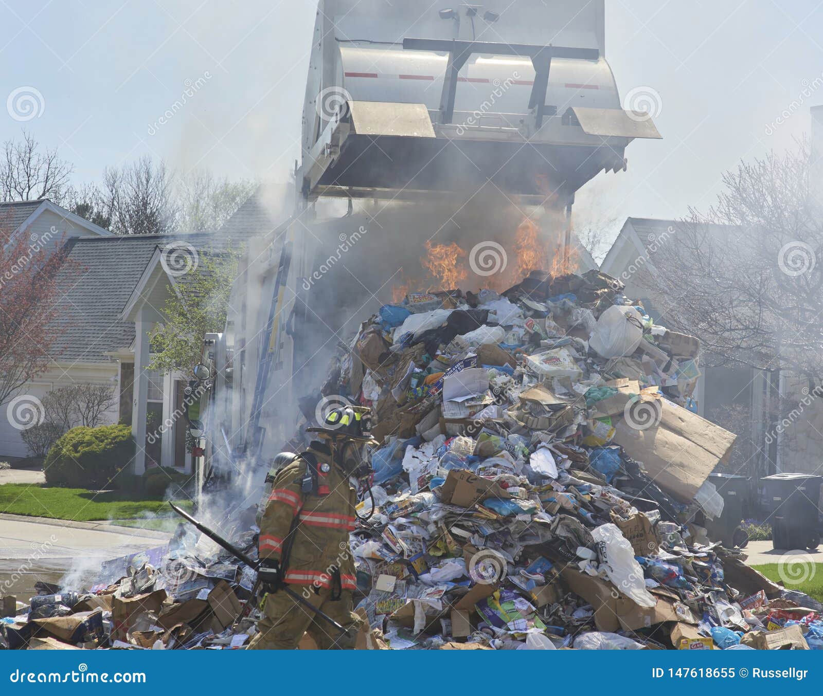 Garbage Truck fire editorial image. Image of ablaze - 147618655