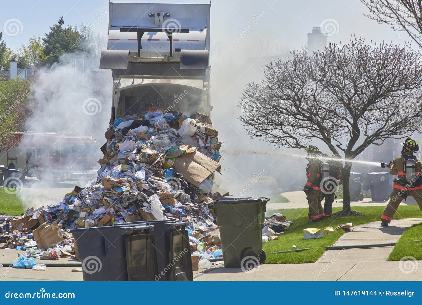 Garbage Truck fire editorial stock image. Image of inferno - 147619144