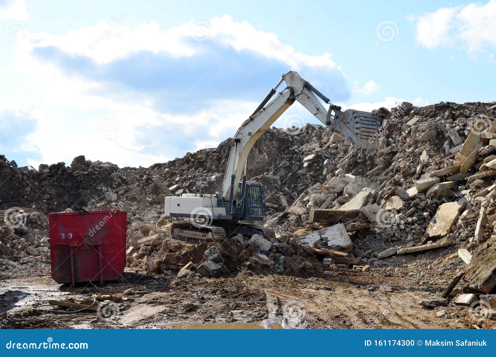 Salvaging and Recycling Building and Construction Materials. Industrial ...