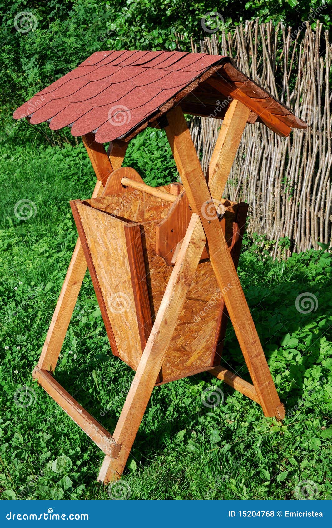 Garbage wooden basket stock photo. Image of environment - 15204768