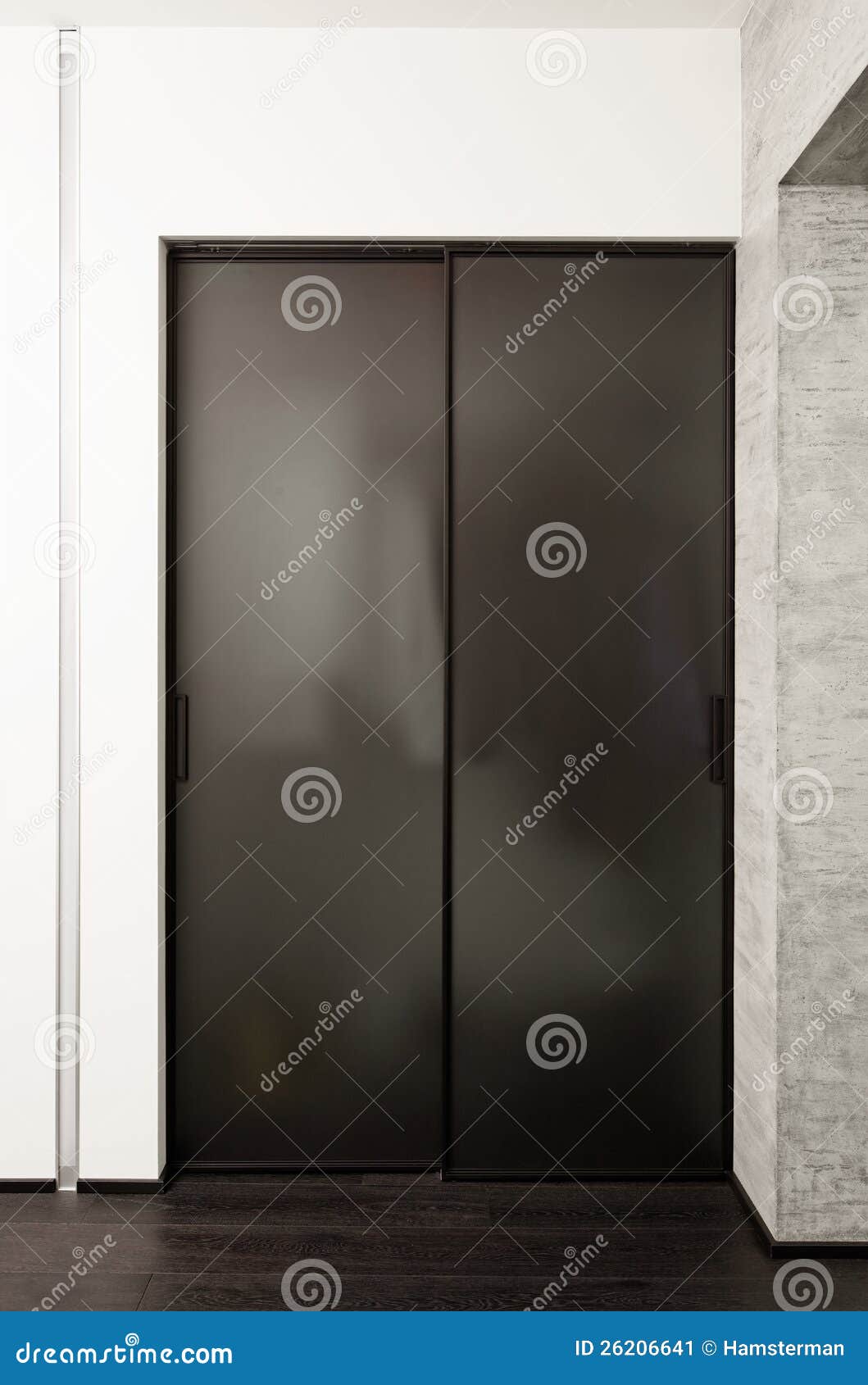 Garde-robe De Porte Coulissante Image stock - Image du camaïeu ...