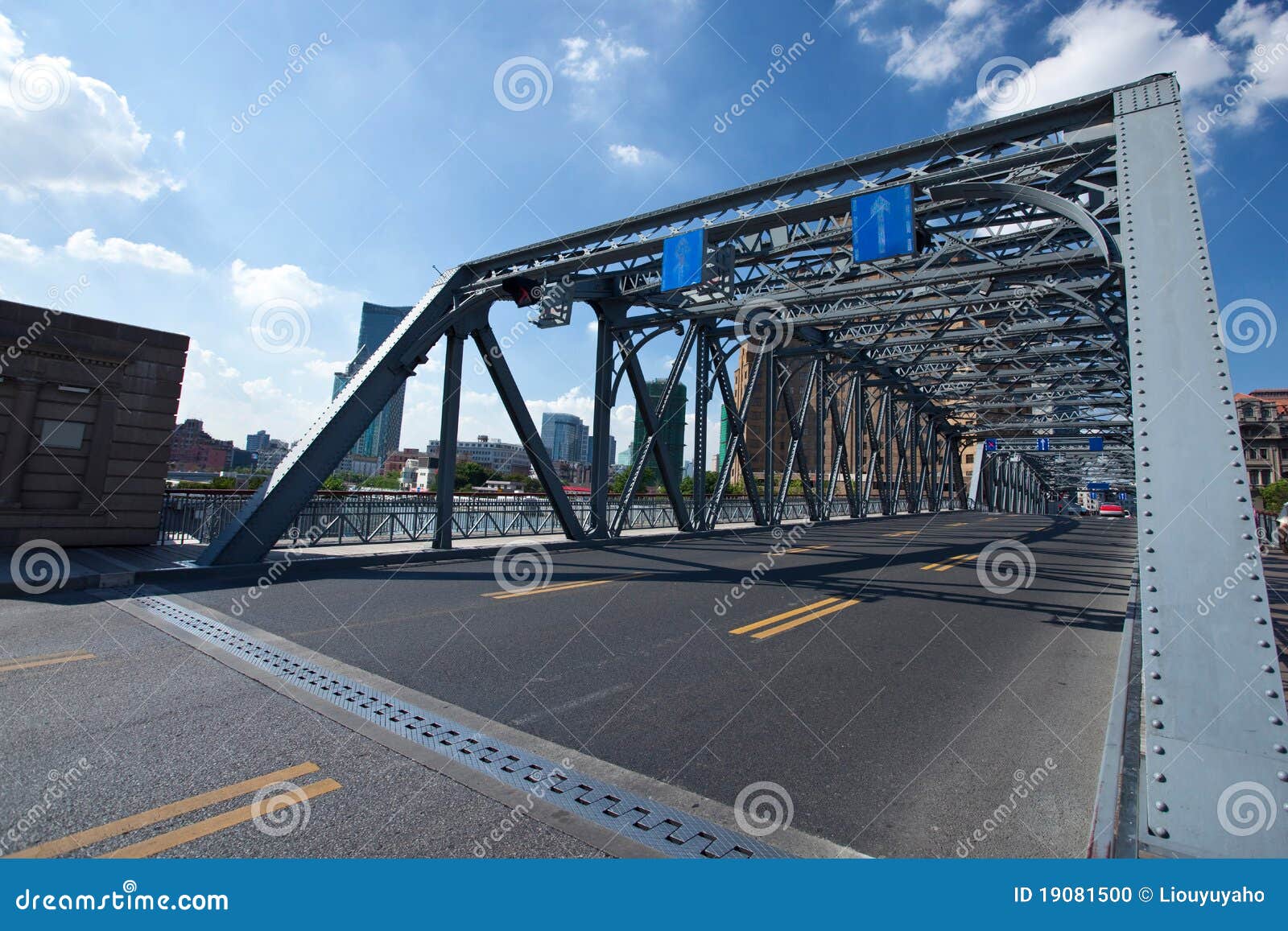 Garden Bridge of Shanghai stock photo. Image of garden - 19081500
